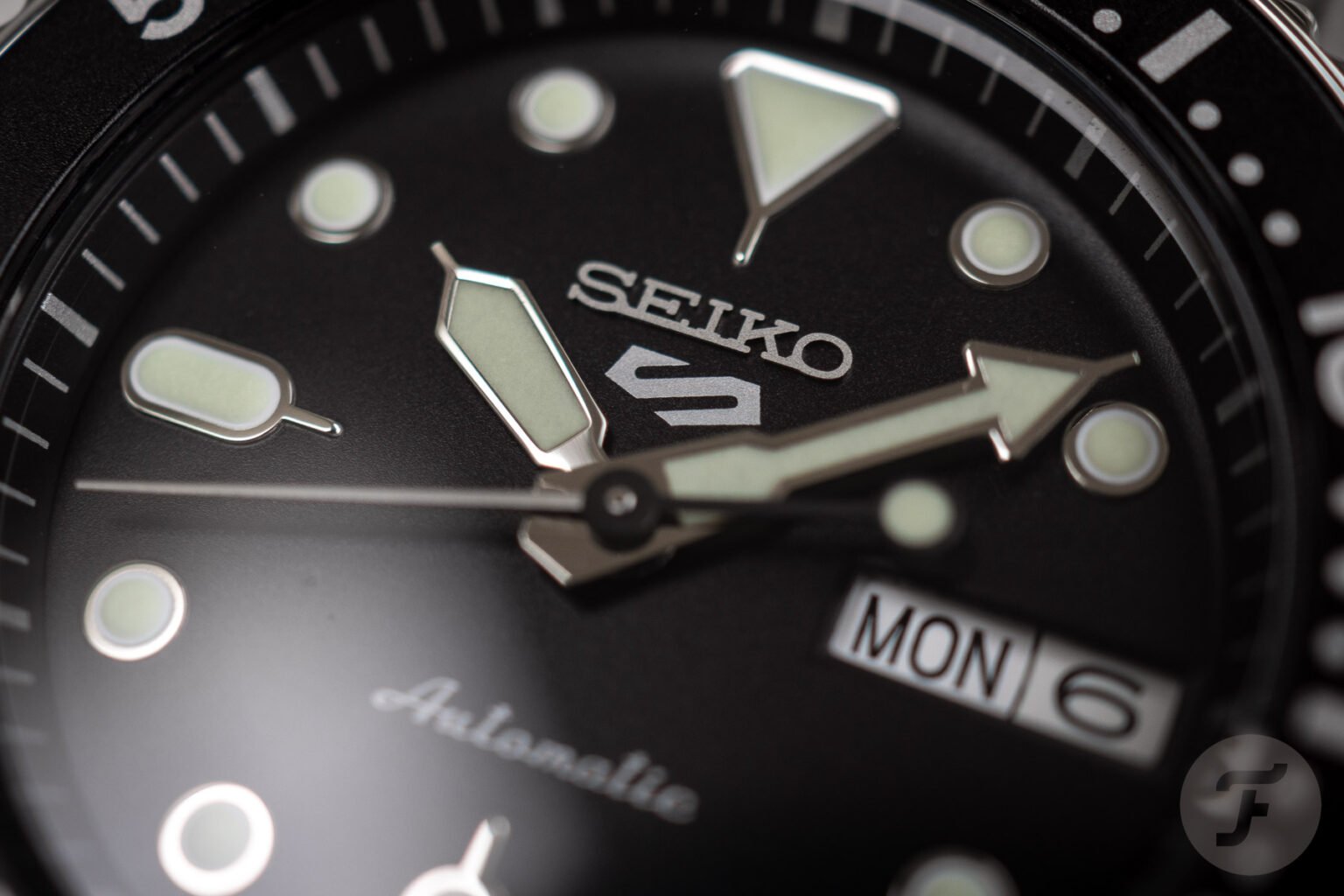 【F】 Hands-On: The New Seiko 5 Sports SKX Sports Style