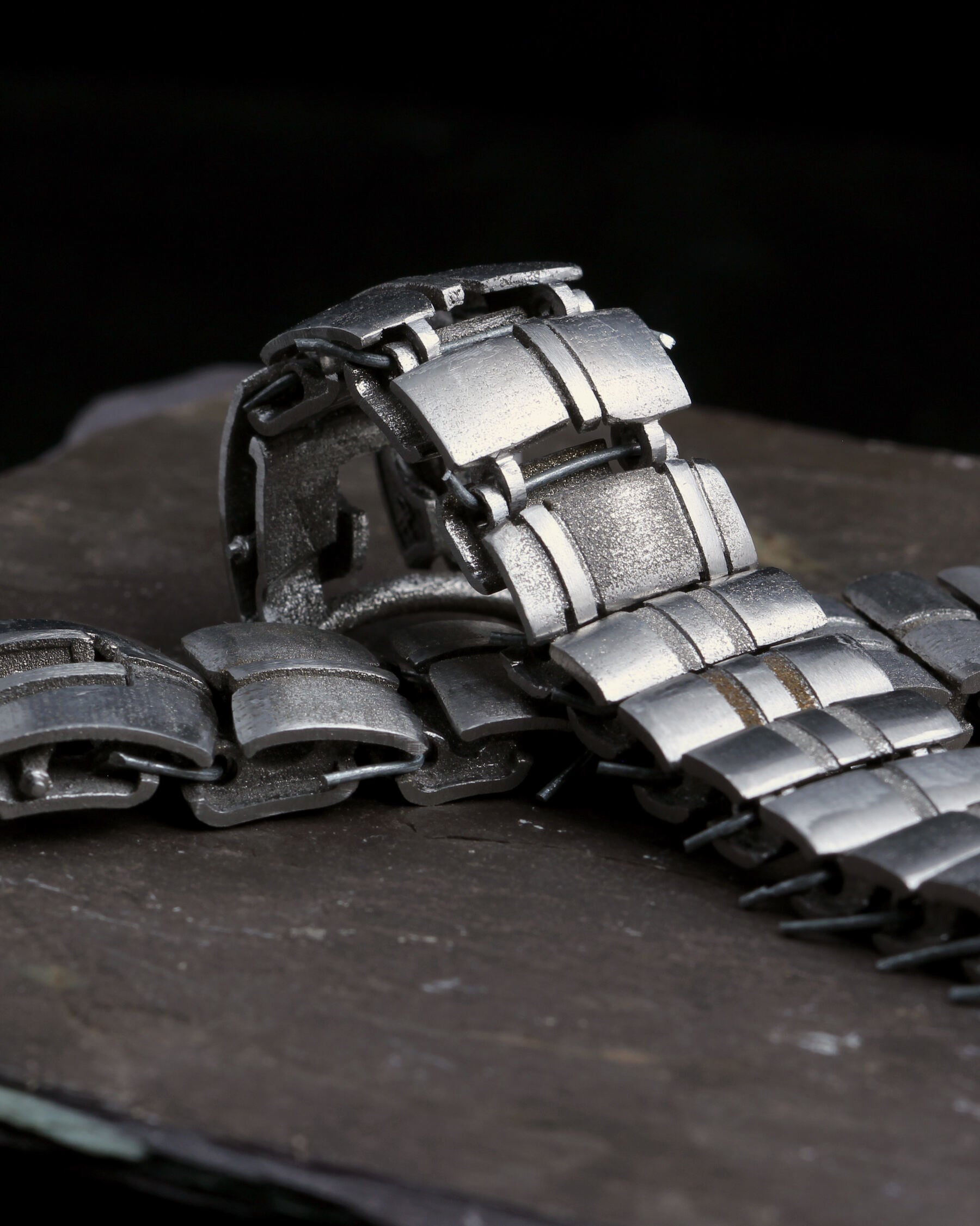 【F】 Introducing: The Holthinrichs Deconstructed