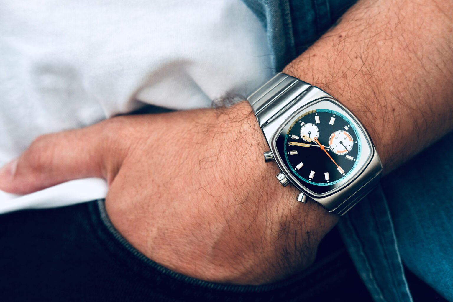 【F】 Integrated-Bracelet Chic For Less Than €500: Five Options