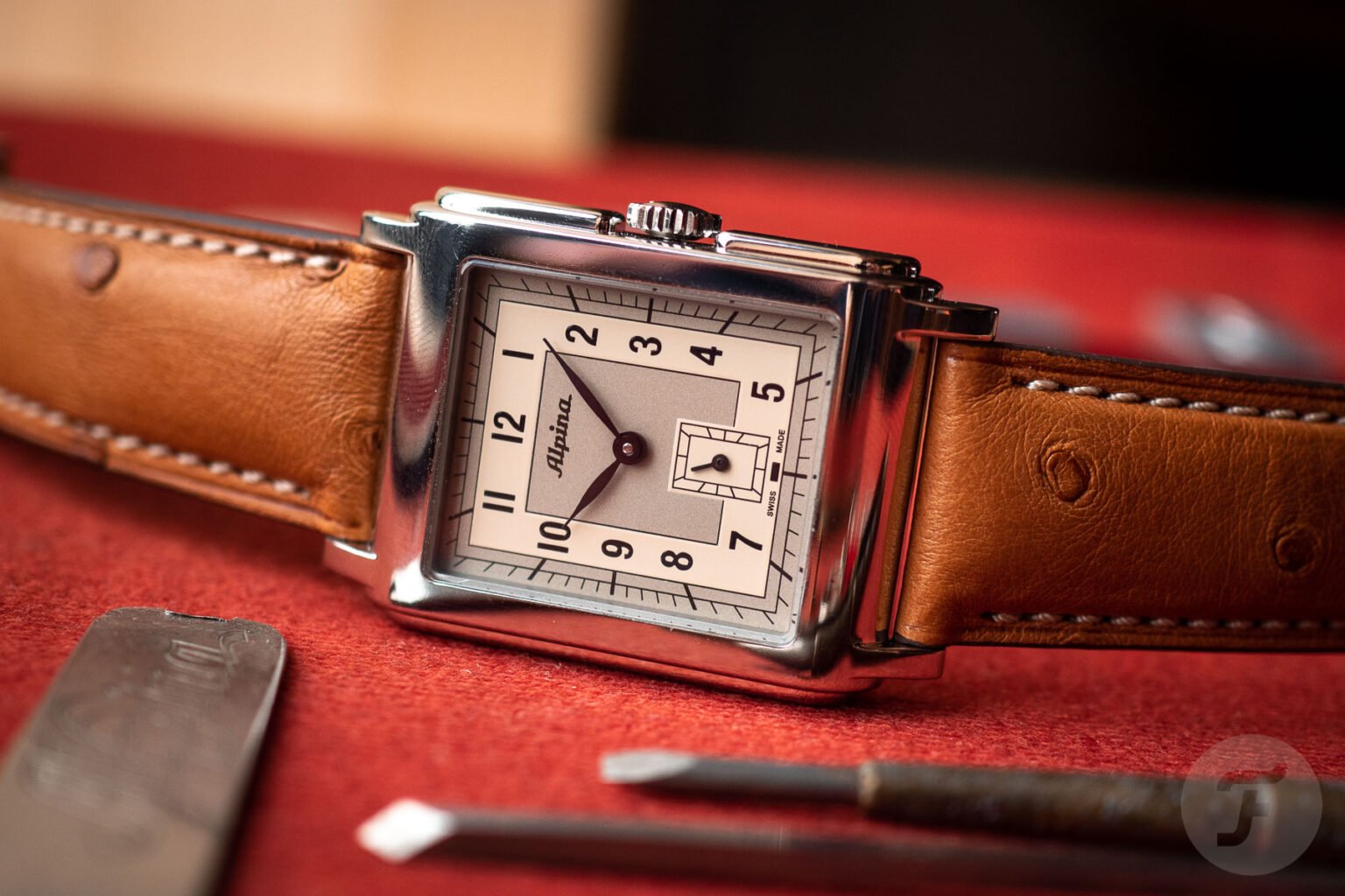【F】 The New Alpina Heritage Carrée Mechanical 140 Years
