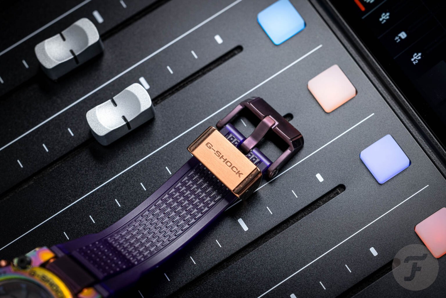 【F】 Hands-On With The G-Shock MTG-B3000PRB Aurora Oval