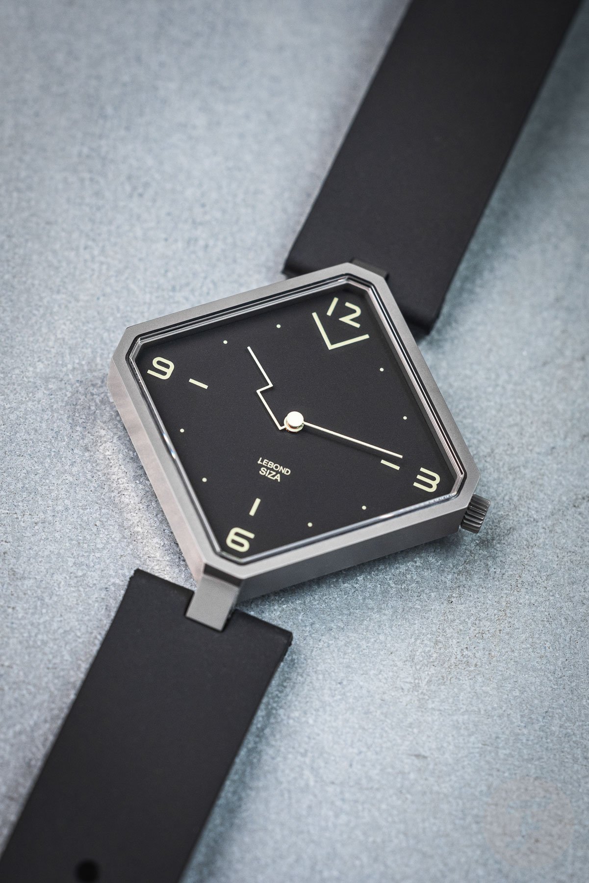 【F】 Hands-On With The Eccentric Lebond Siza