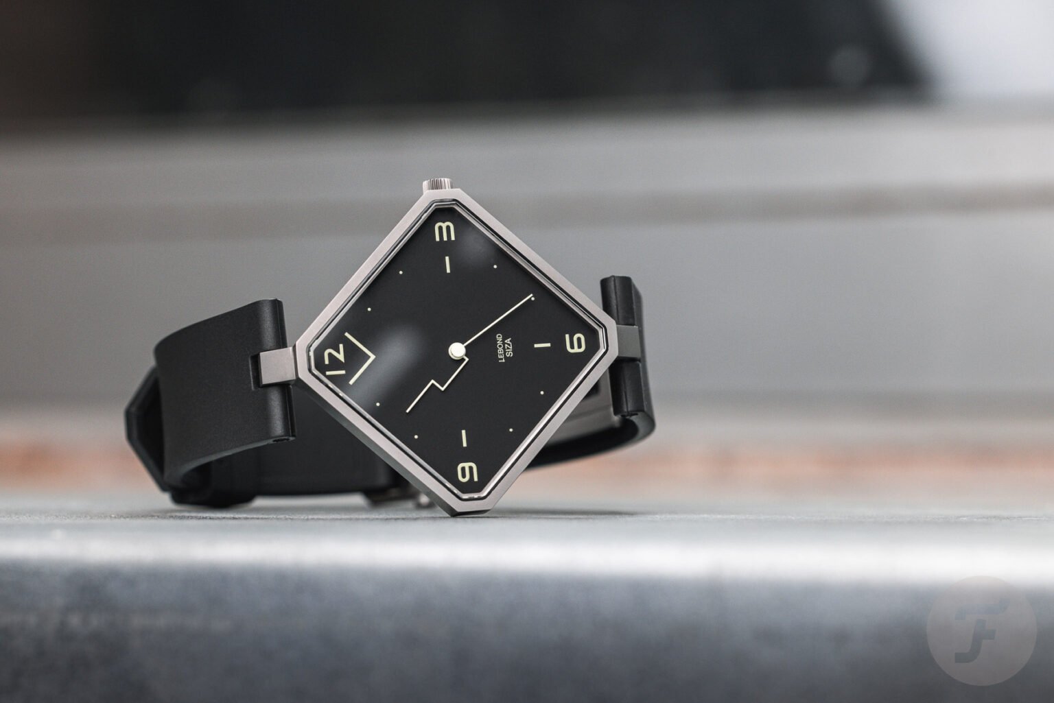 【F】 Hands-On With The Eccentric Lebond Siza