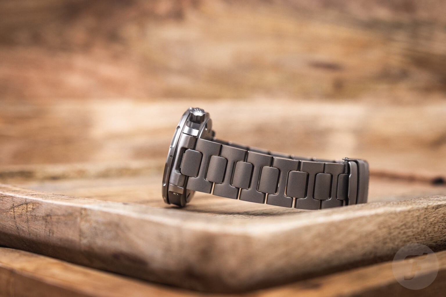 【F】 Hands-On With The Titanium Sinn T50 Dive Watch