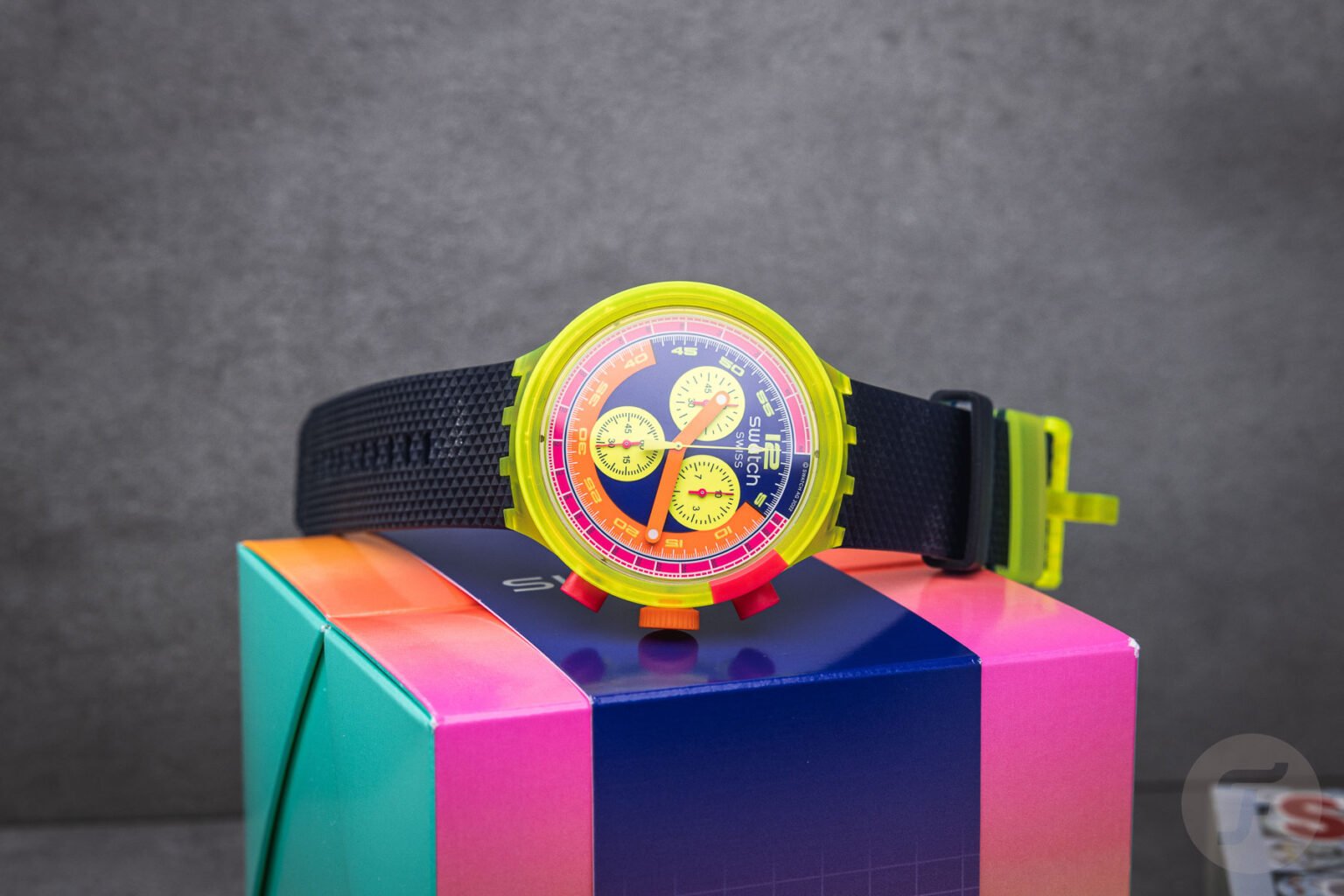 【F】The Original Swatch Grand Prix Vs. The Neon To The Max