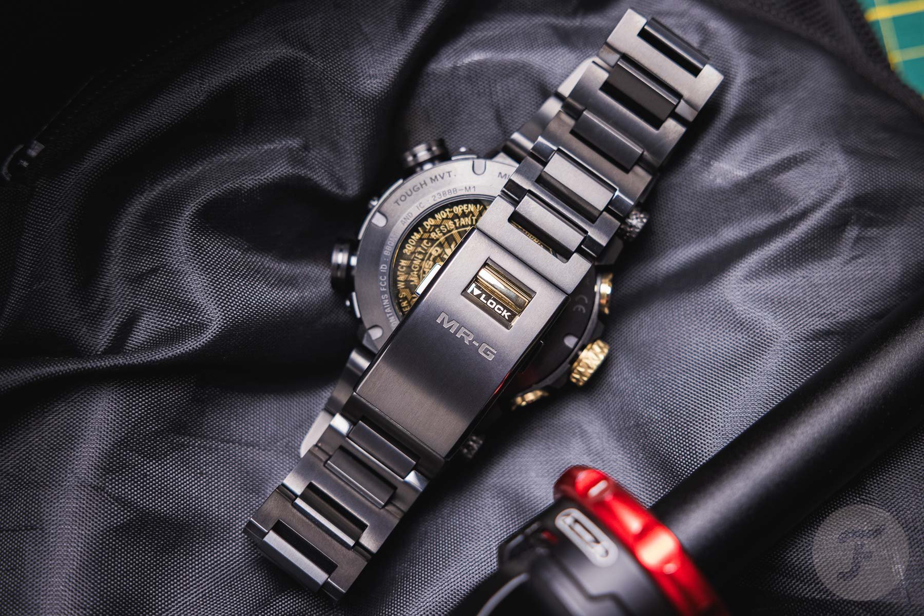 【F】 Hands-On With The G-Shock MRG-BF1000E-1A9 'Frogman'