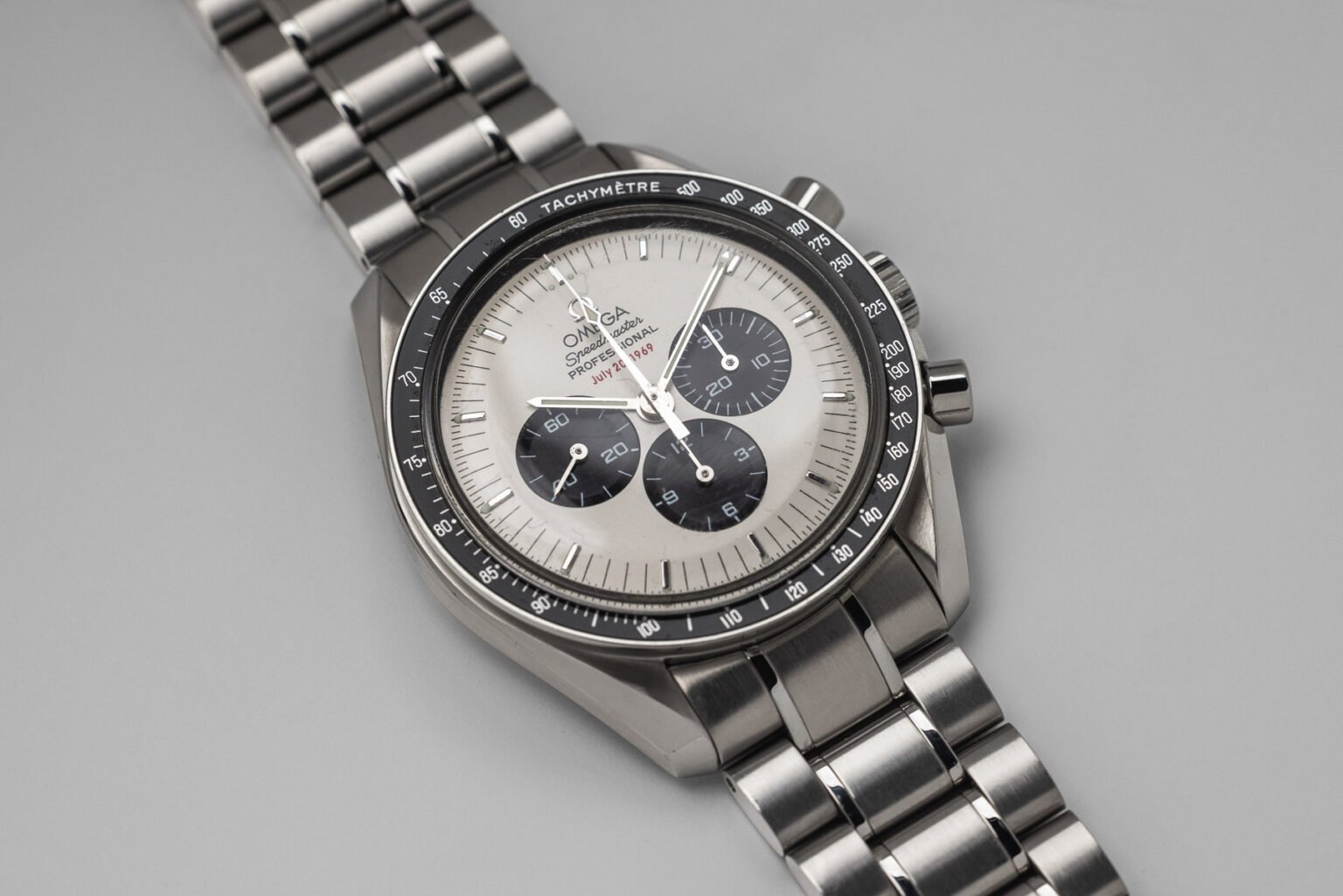 【F】 The Hot White Omega Speedmaster Watches