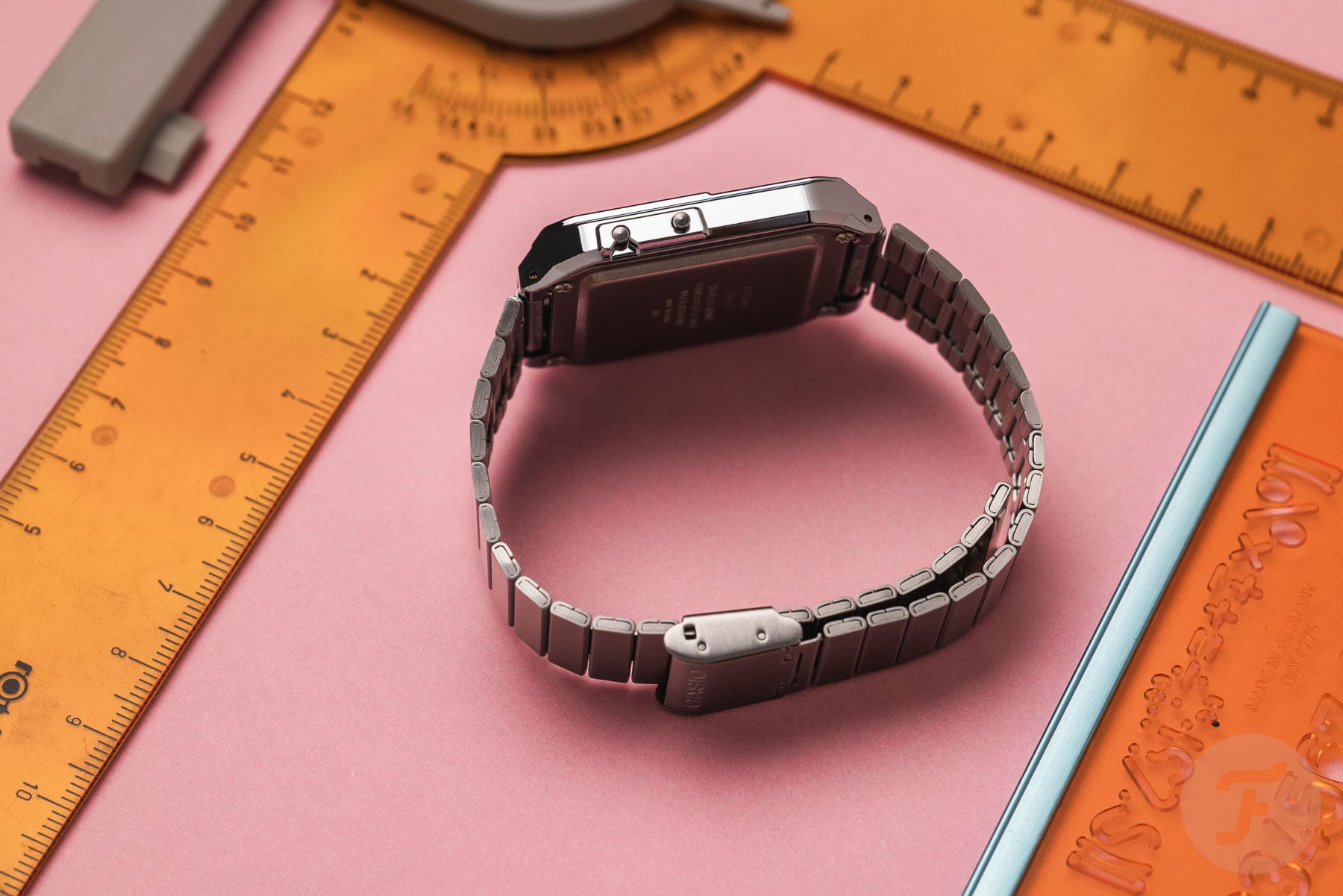 【F】 Hands-On: The Nostalgic Casio CA-500 Calculator Watch