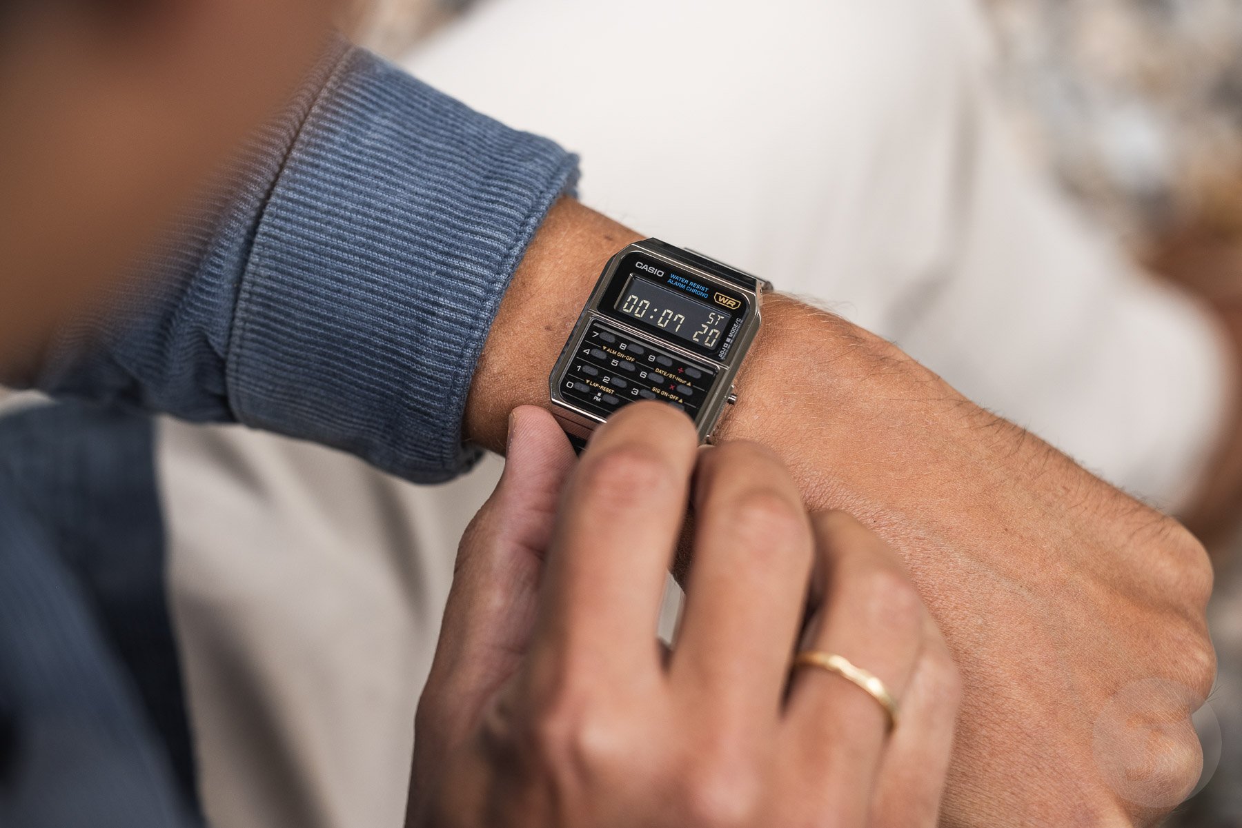【F】 Hands-On: The Nostalgic Casio CA-500 Calculator Watch