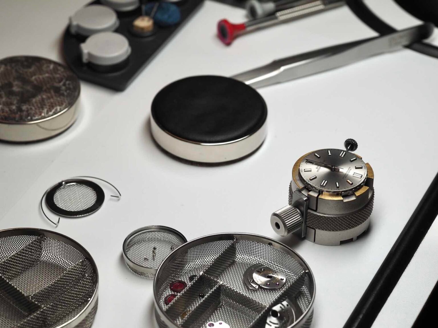 【F】 What Actually Happens During A Regular Watch Service?