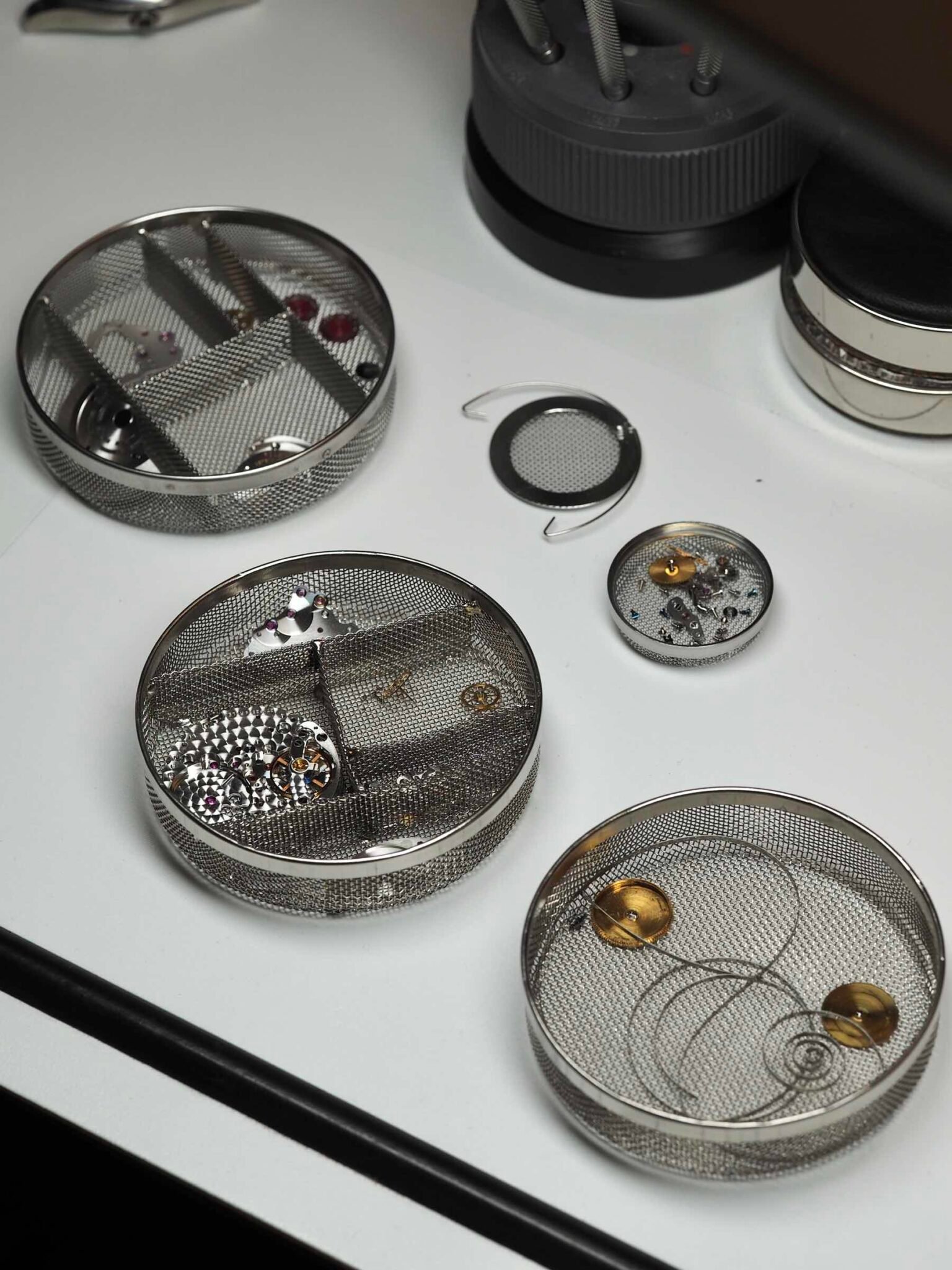 【F】 What Actually Happens During A Regular Watch Service?