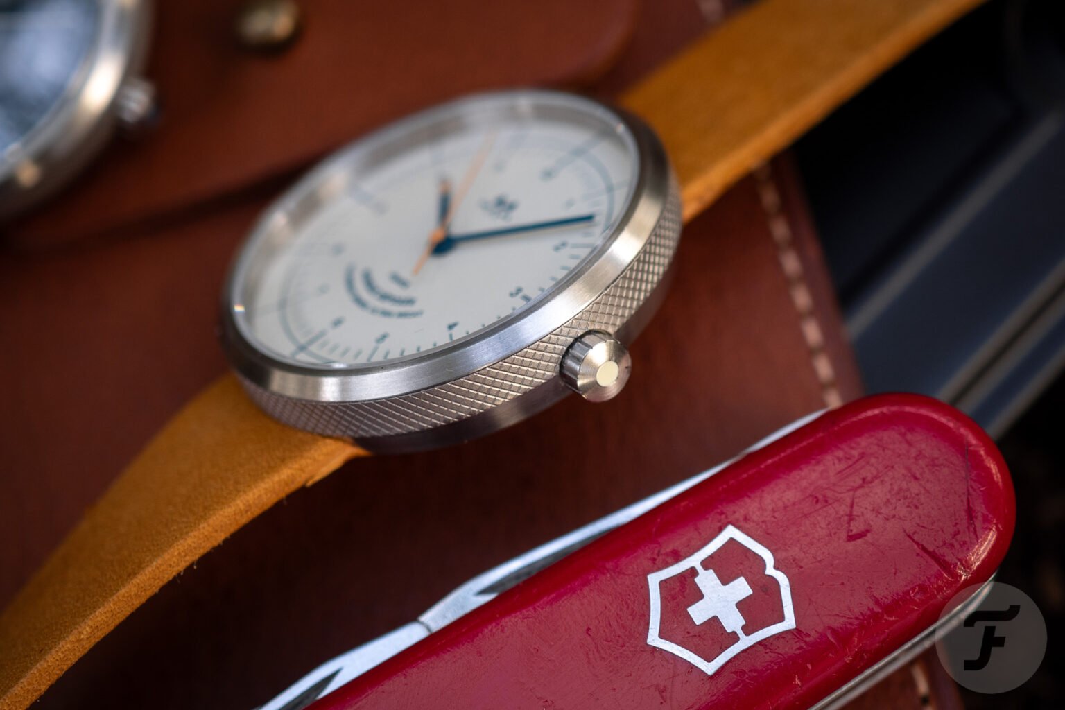 【F】 Mona Debuts Its First Mechanical Watch