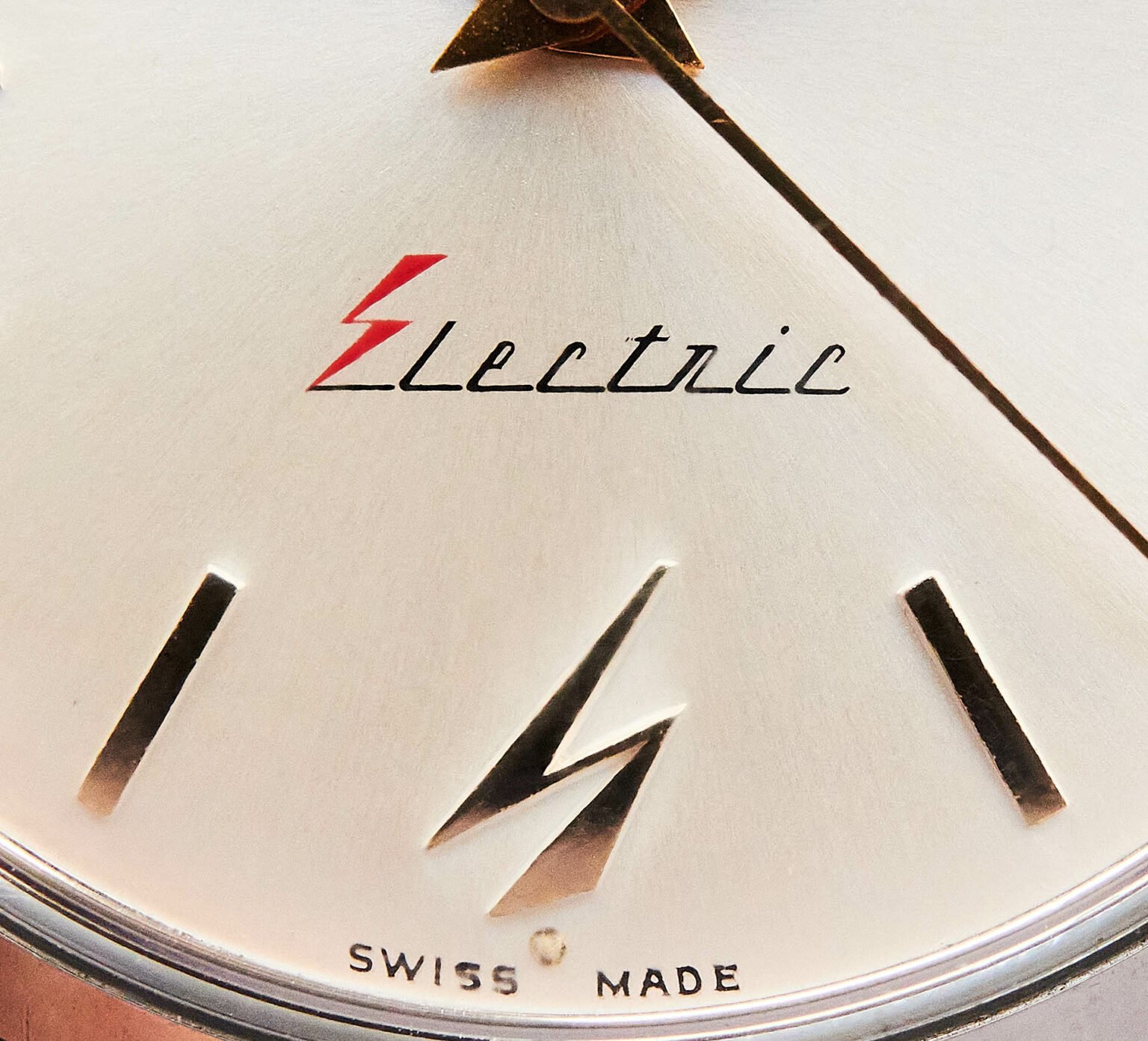 【F】 Three Electrifying Dial Designs Of Early Electric Watches