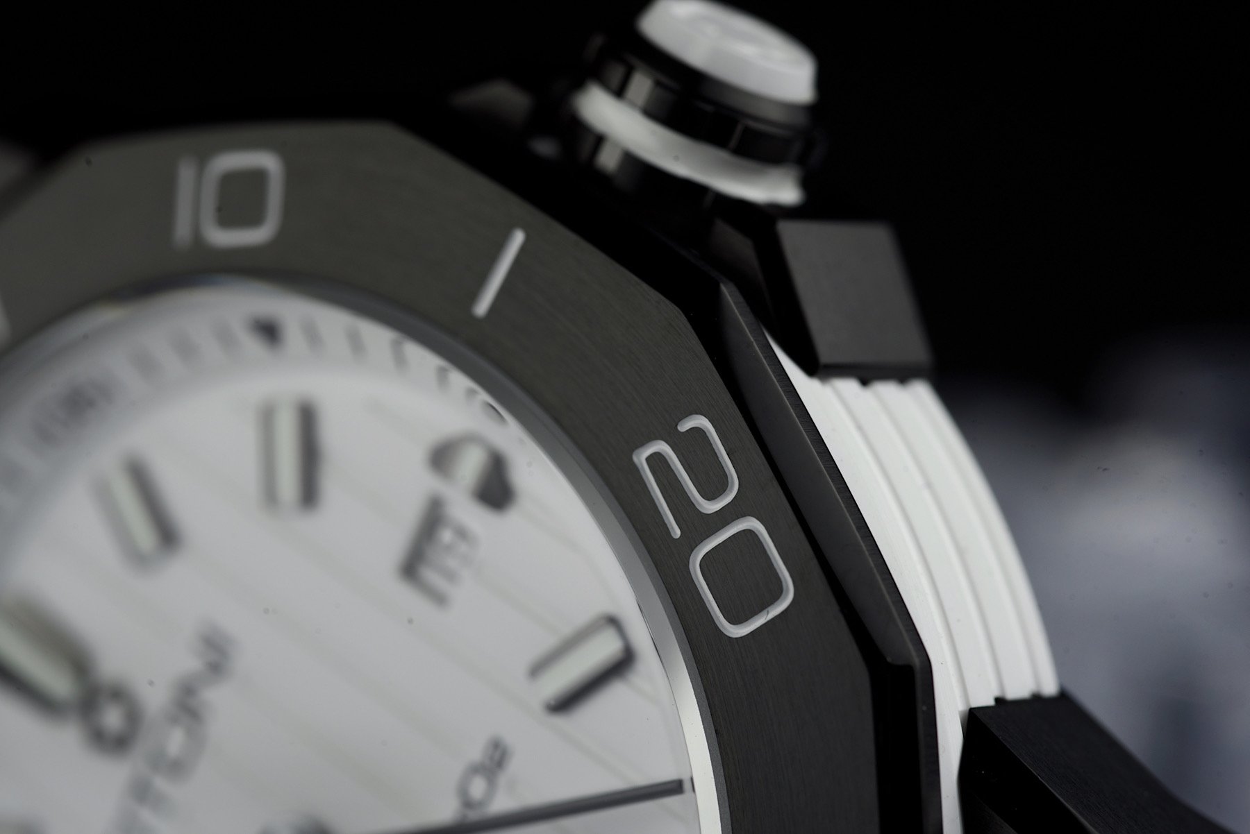 【F】 Hands-On: Titoni Impetus CeramTech ZrO2 Black And White