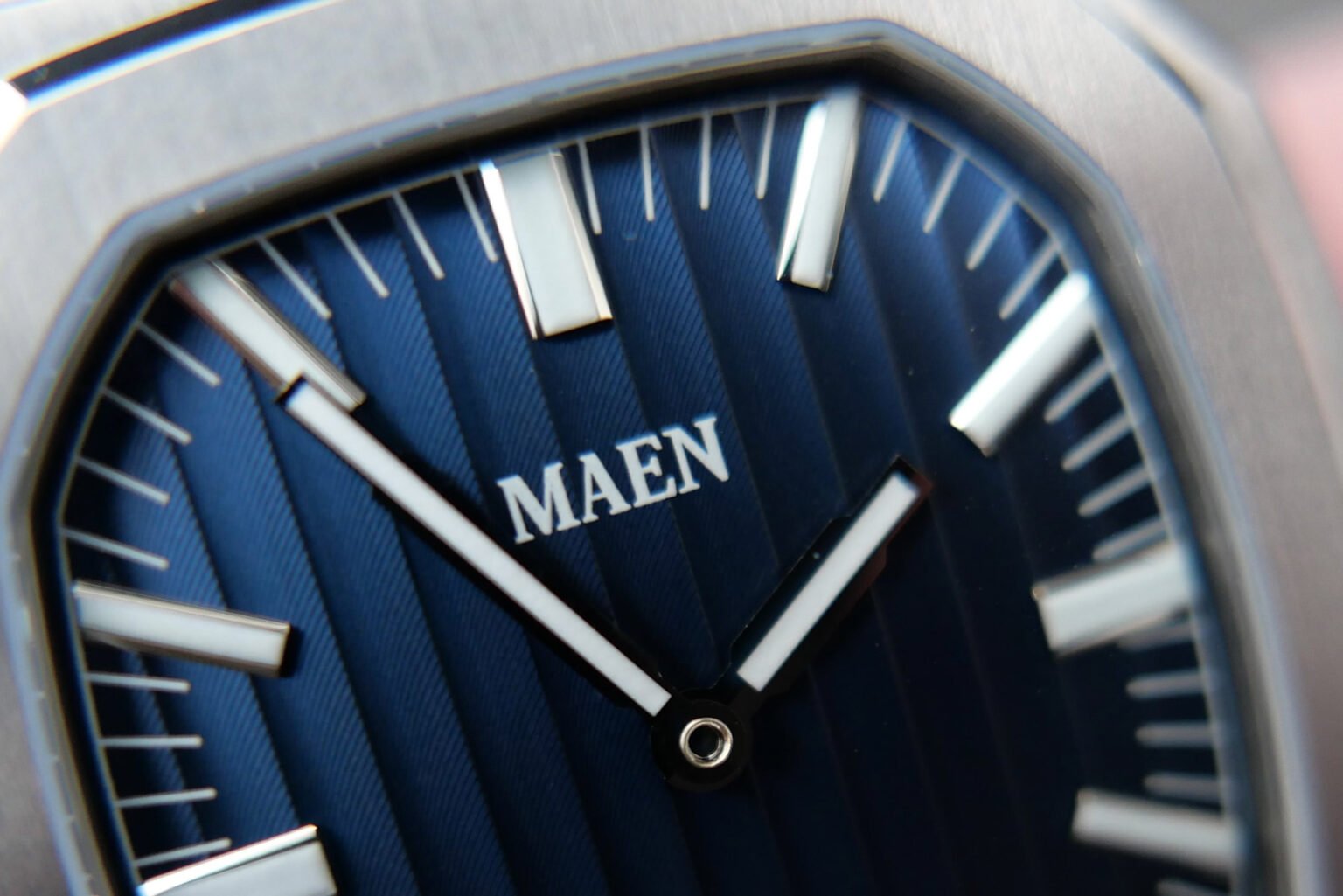 【F】 Hands-On: Maen Manhattan 39 Ultra-Thin