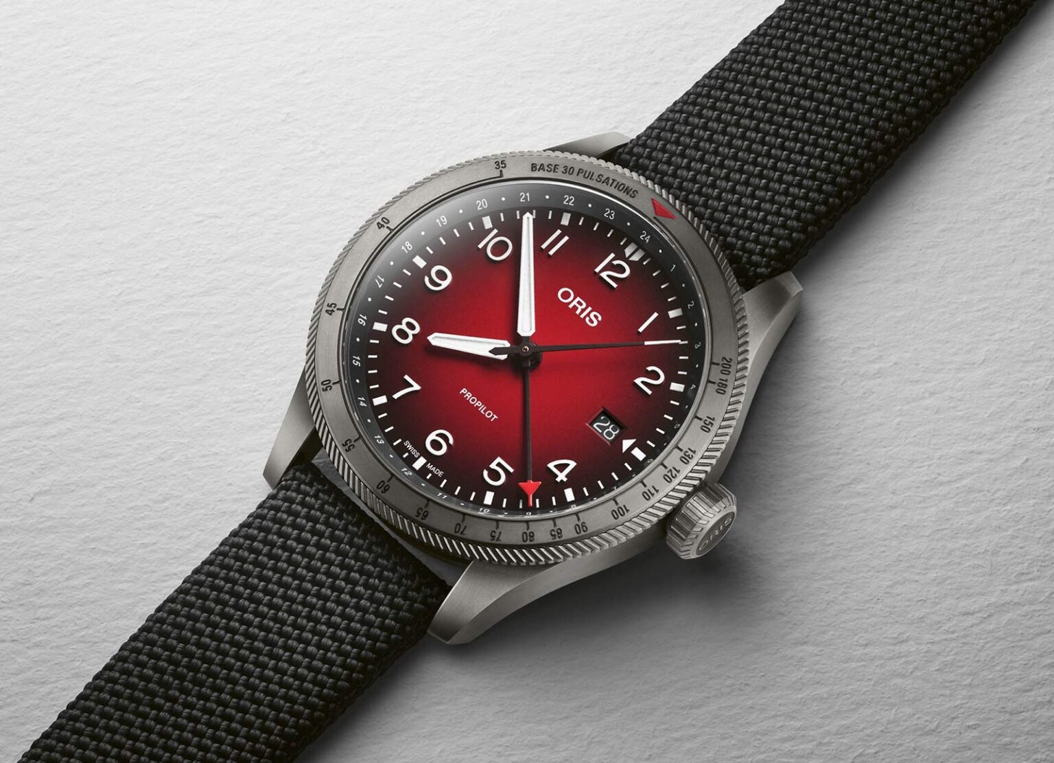 【F】 #HolidayColors: Seasonal-Tinted Watches And Gear