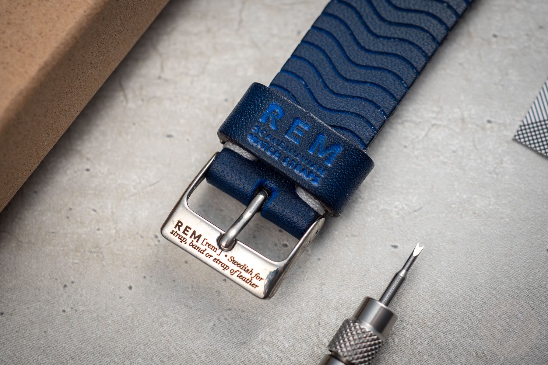 【F】 REM Big Waves Strap: More Waves For Seamaster 300M