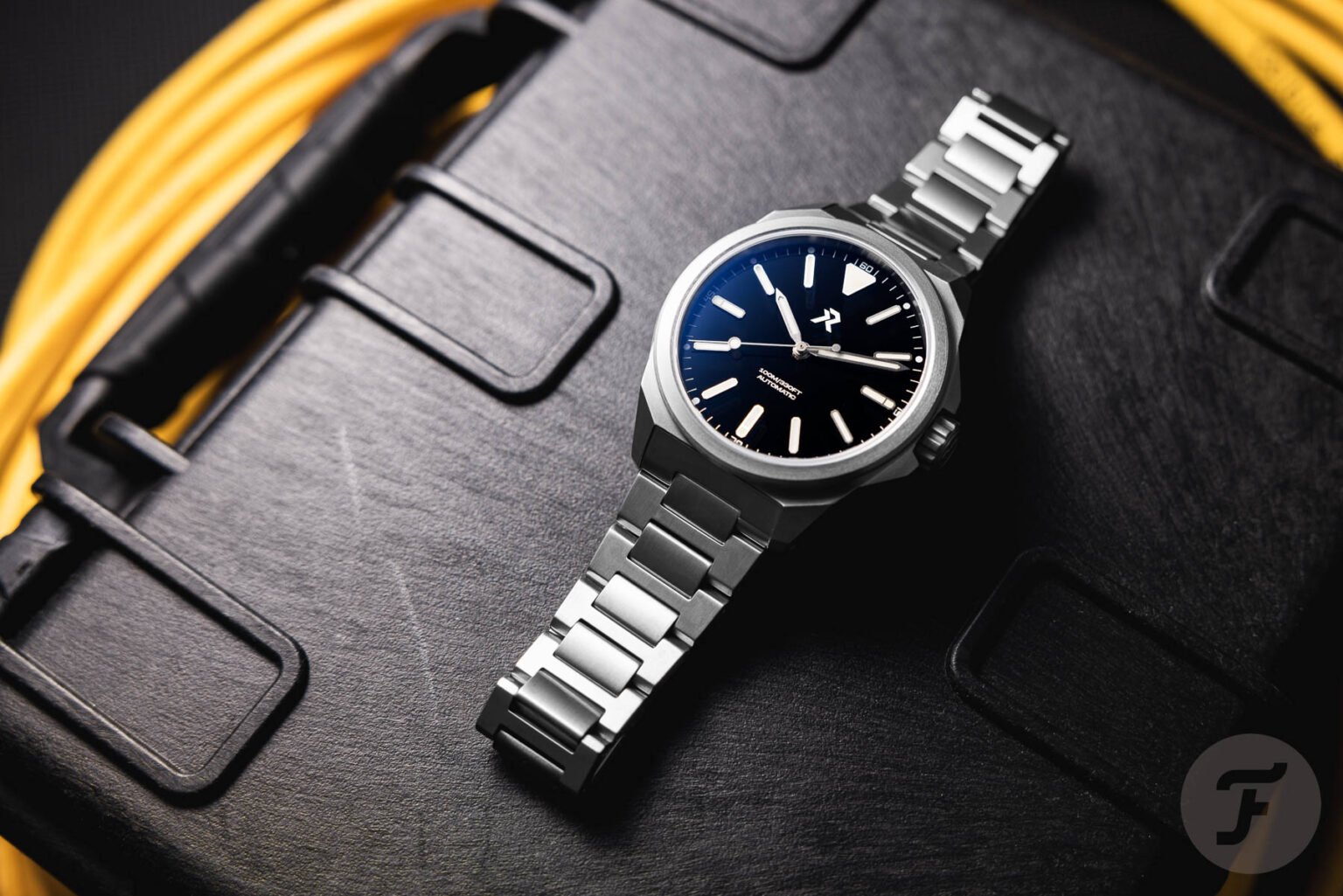 【F】 Hands-On: RZE Resolute Pro Jet Black Enamel