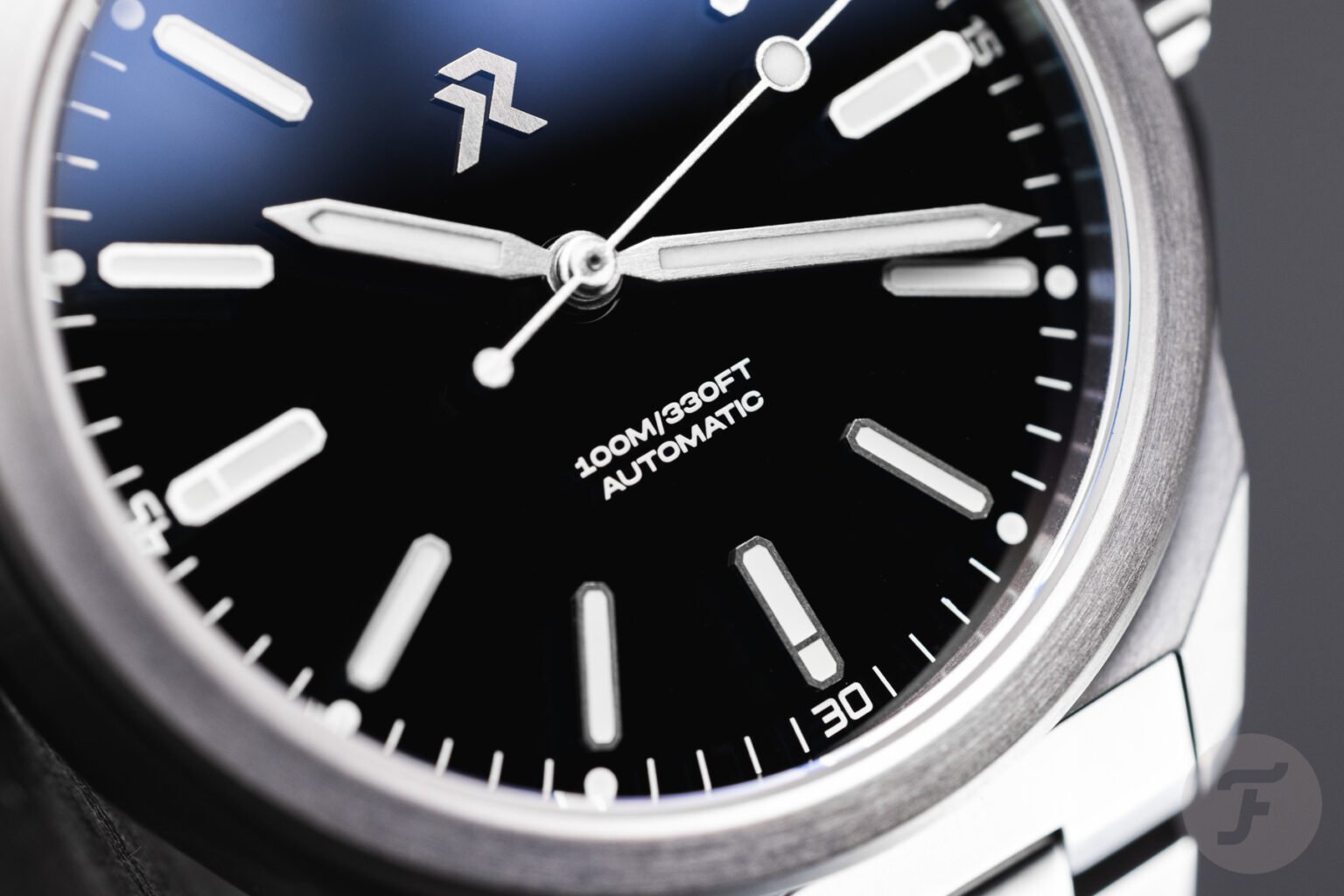 【F】 Hands-On: RZE Resolute Pro Jet Black Enamel