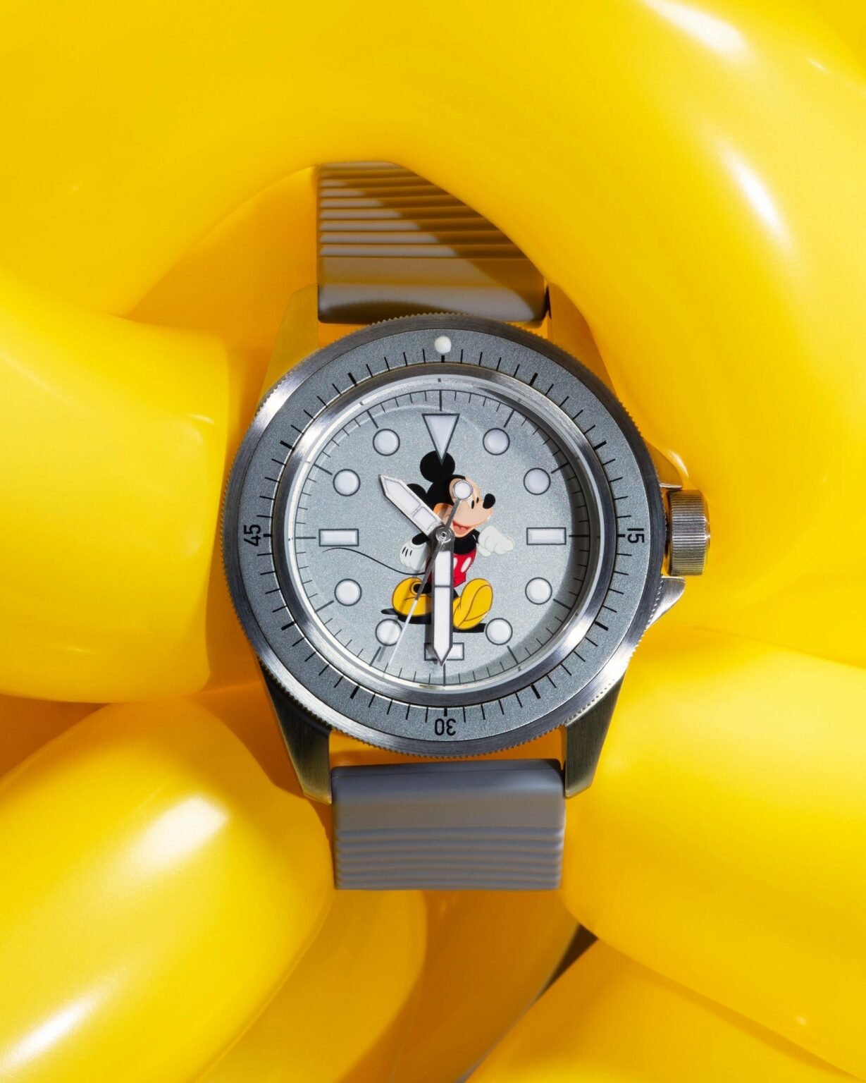 Oris ProPilot X Kermit Vs. Unimatic Modello Uno Mickey Mouse