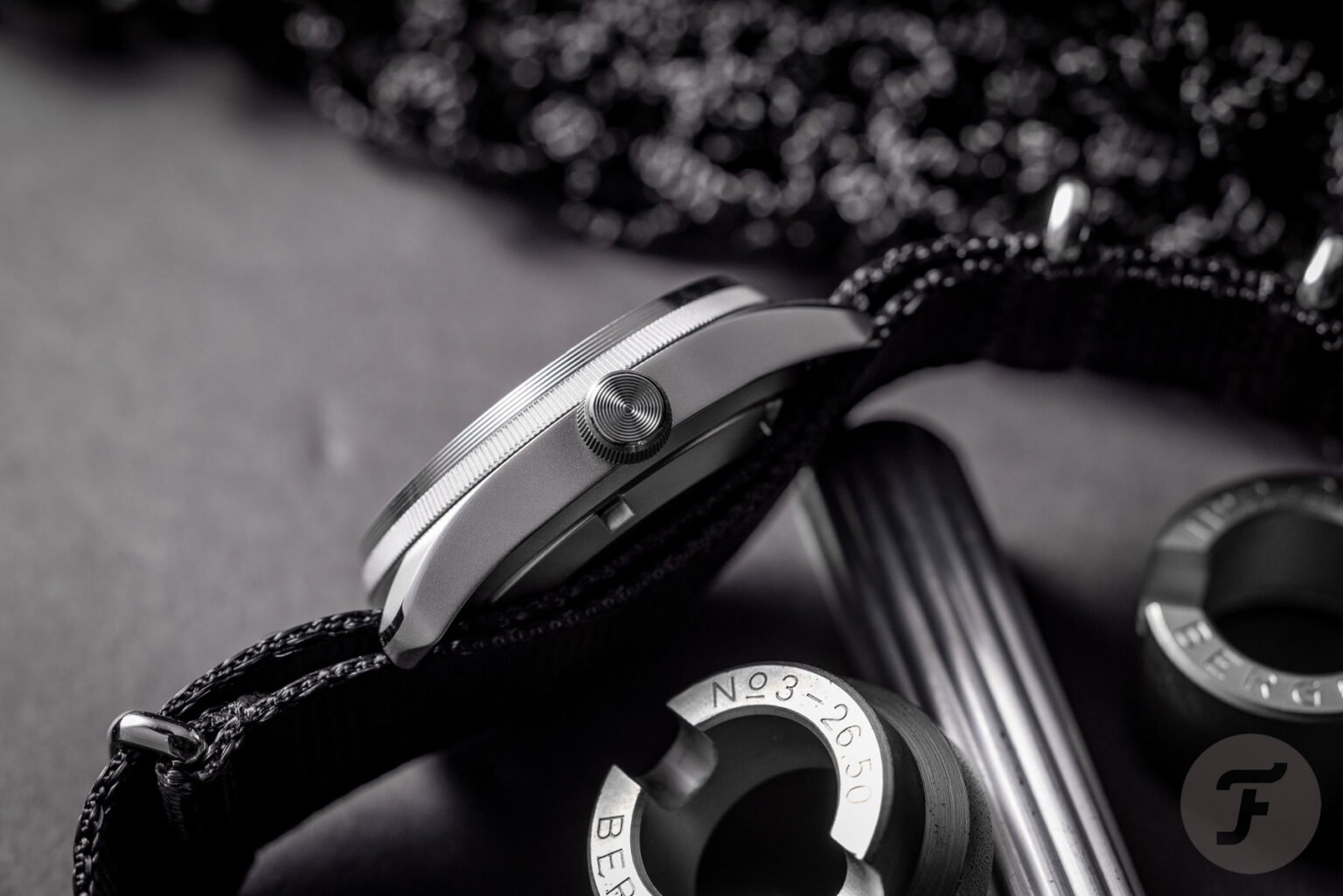 【F】 Hands-On: The Minimalist Peren Regia Dive Watch