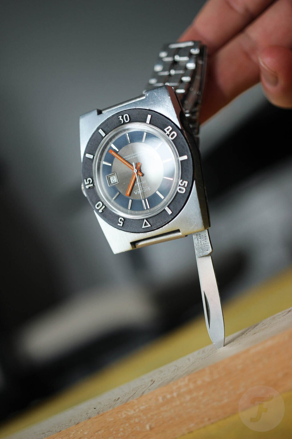 【F】 #TBT Going Wild With A Sicura Safari Victorinox Knife Watch