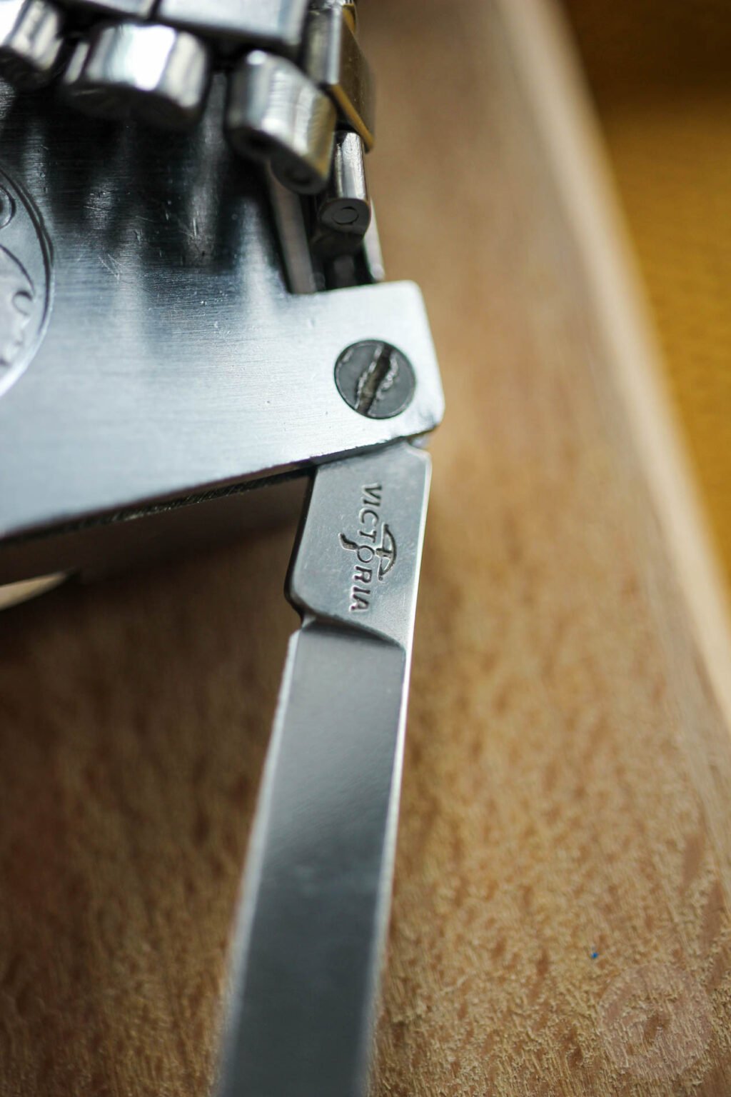 【F】 #TBT Going Wild With A Sicura Safari Victorinox Knife Watch