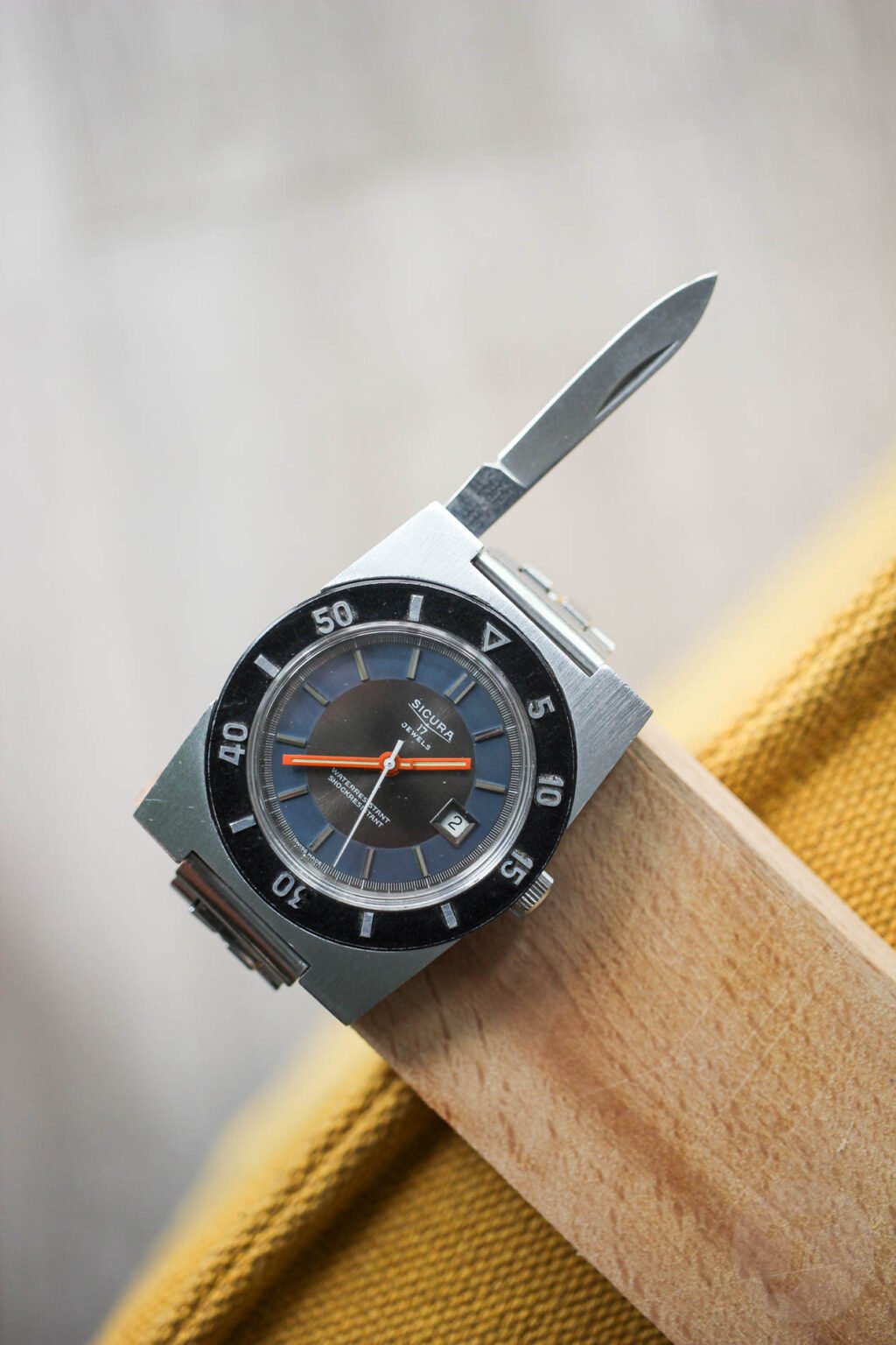 【F】 #TBT Going Wild With A Sicura Safari Victorinox Knife Watch