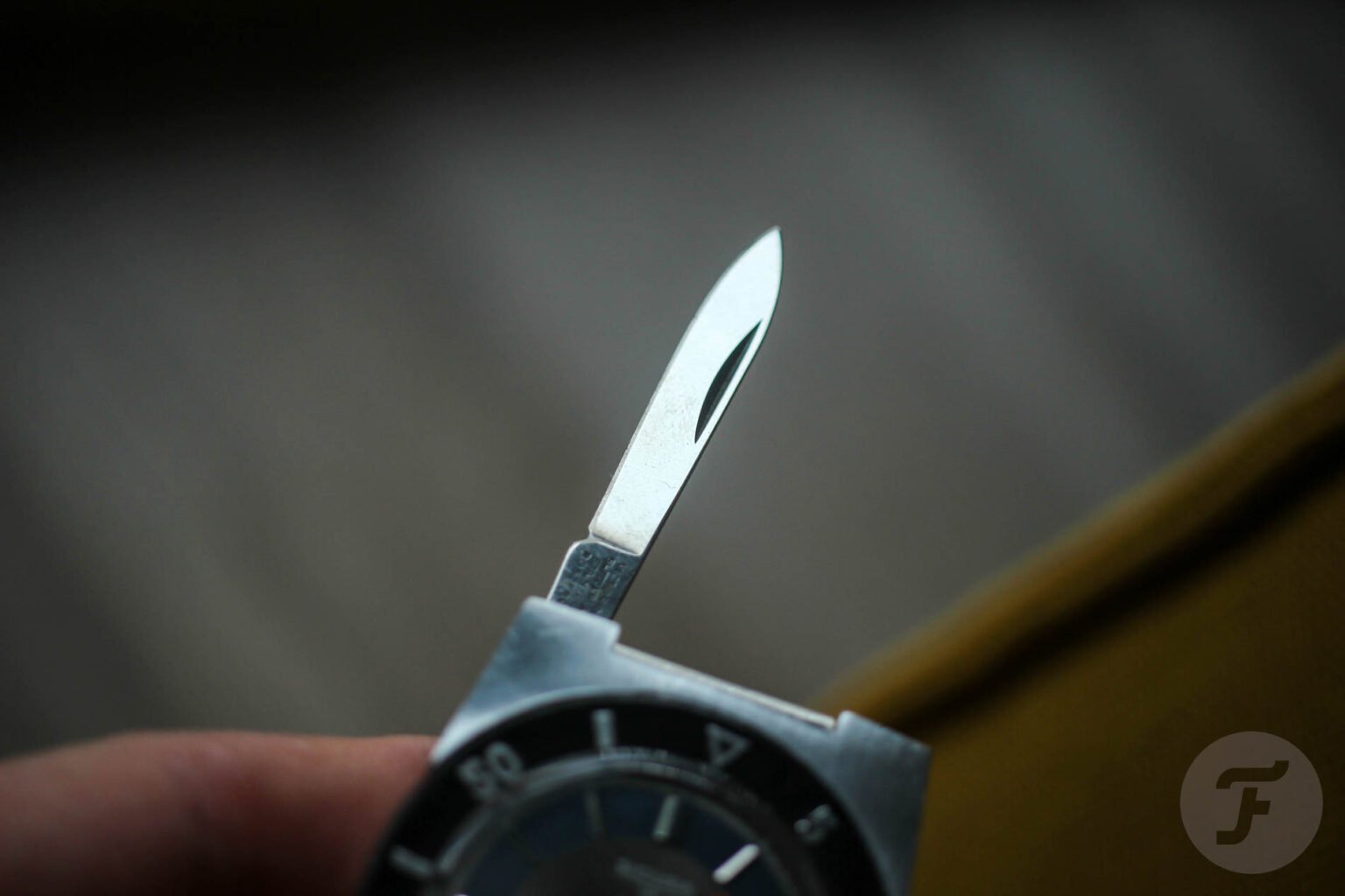 【F】 #TBT Going Wild With A Sicura Safari Victorinox Knife Watch