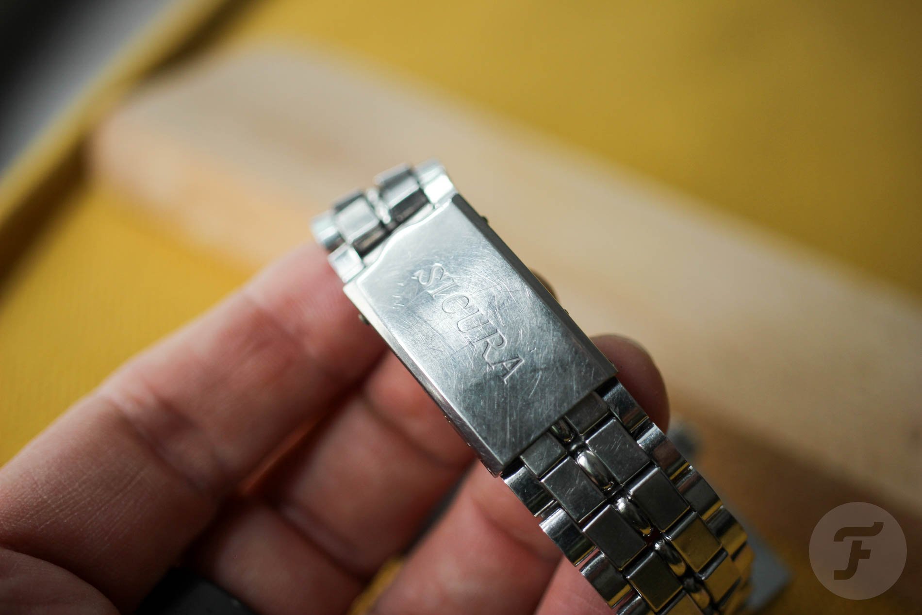 【F】 #TBT Going Wild With A Sicura Safari Victorinox Knife Watch