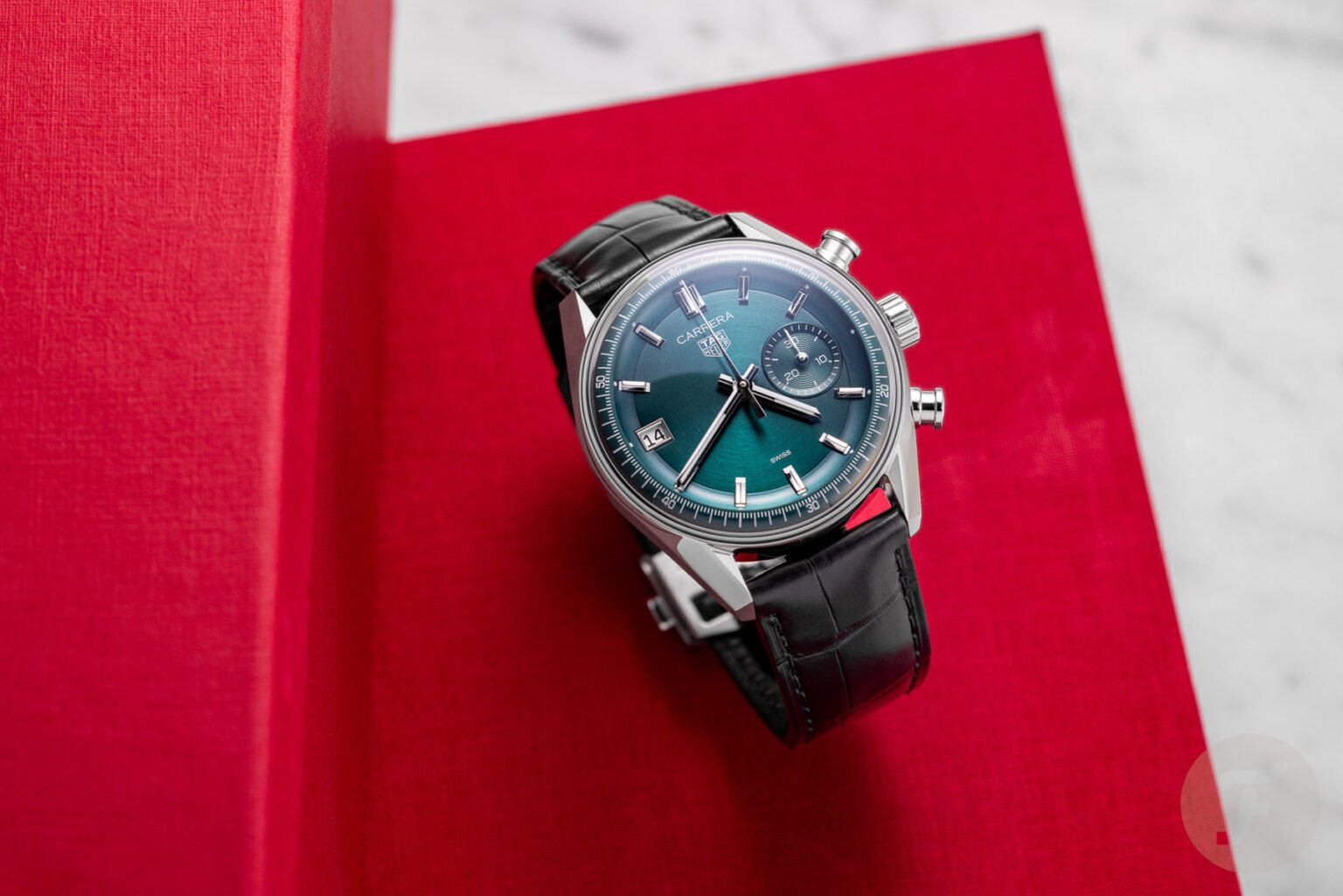 【F】 Hands-On: The New TAG Heuer Carrera Dato Chronograph