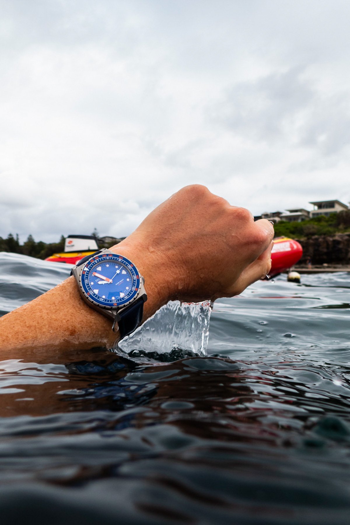 【F】 Underwater Watch Photography With The OM System TG-7