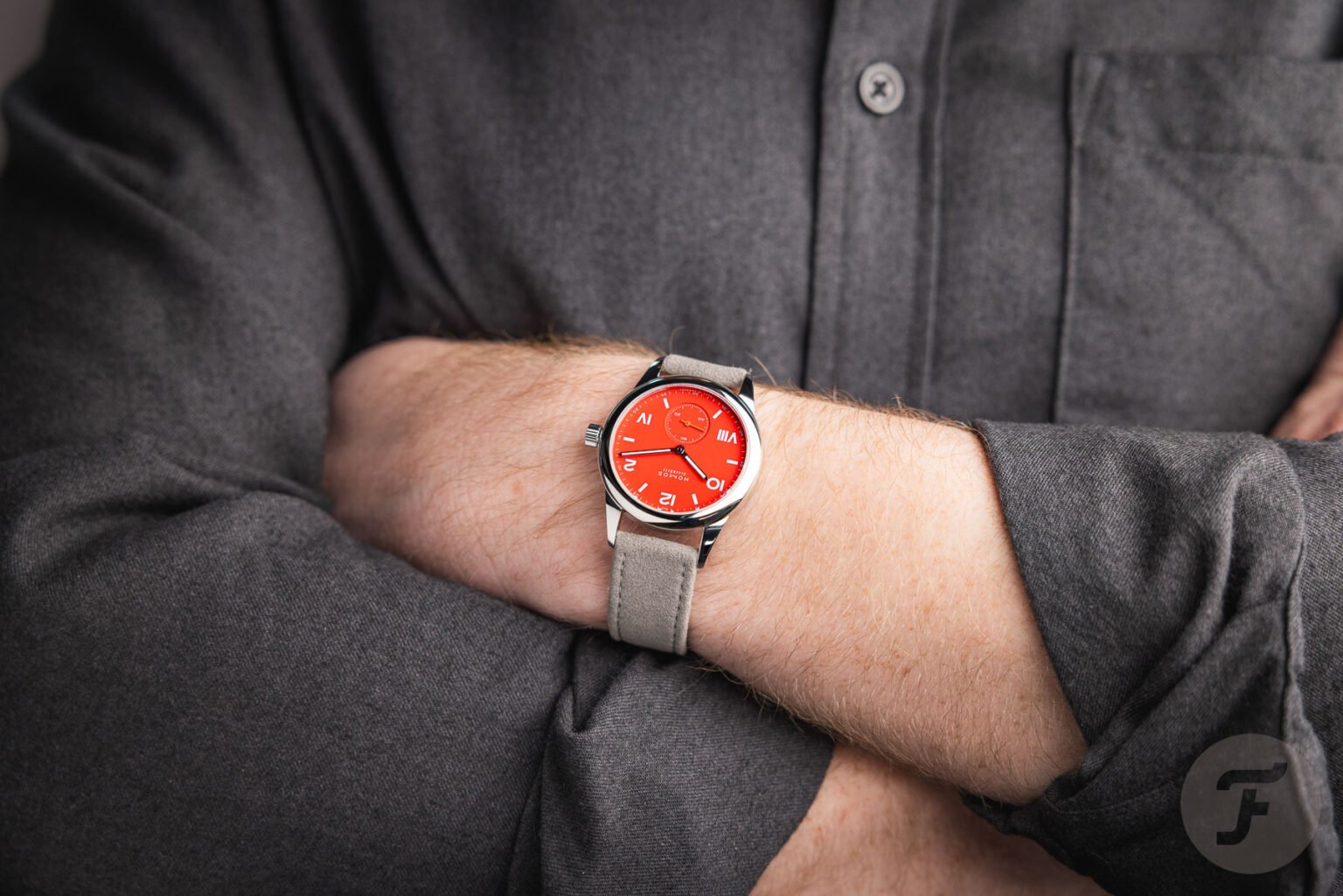 【F】 The Nomos Club Campus In Nonstop Red And Endless Blue