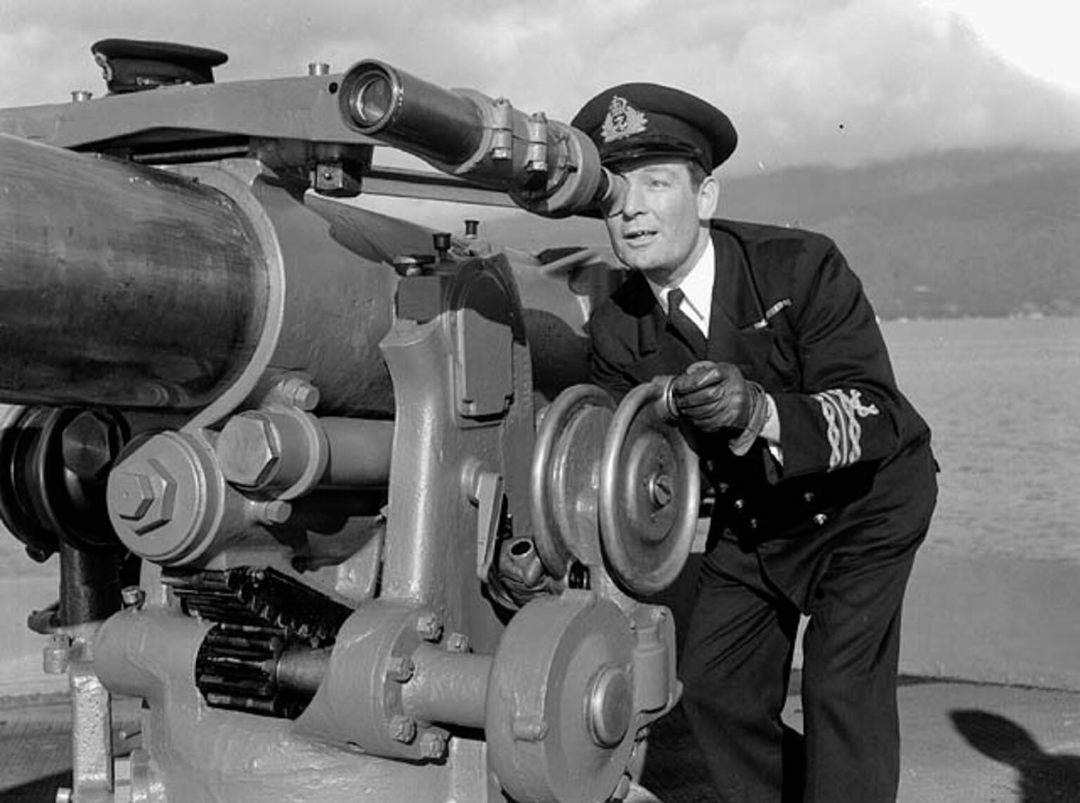 【F】 Early Rolex and Tudor Oyster Watches Worn In WWII