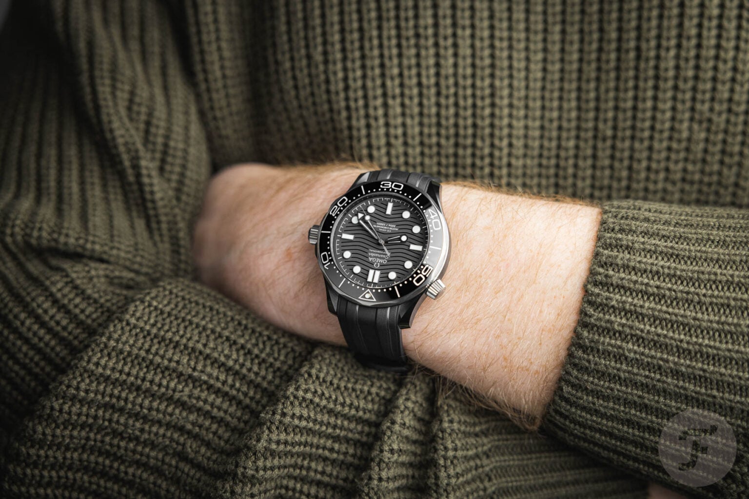 【F】 Hands-On: Omega Seamaster Diver 300M Black Ceramic