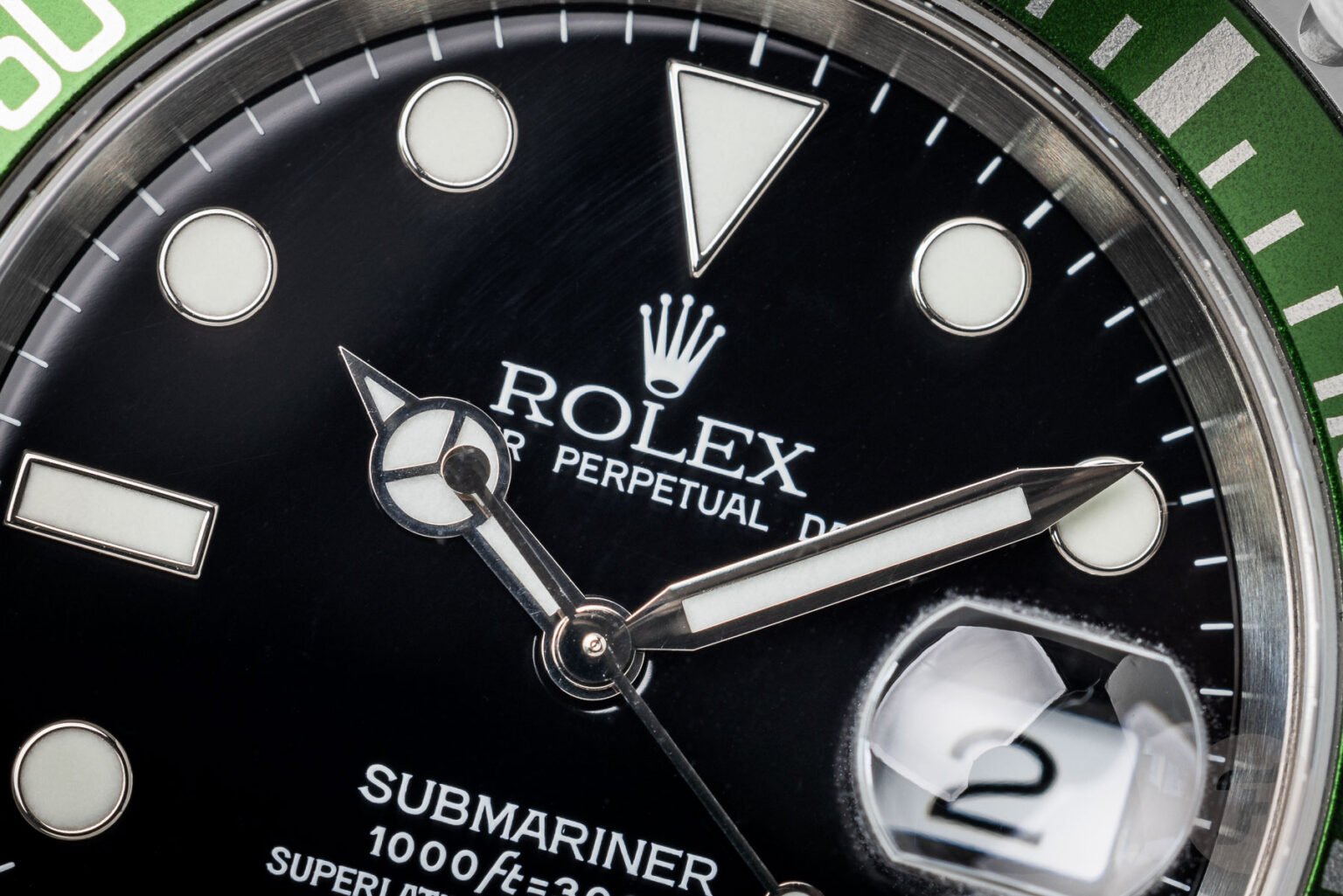 Rolex Submariner 16610LV “Kermit” — The Original Frog Watch