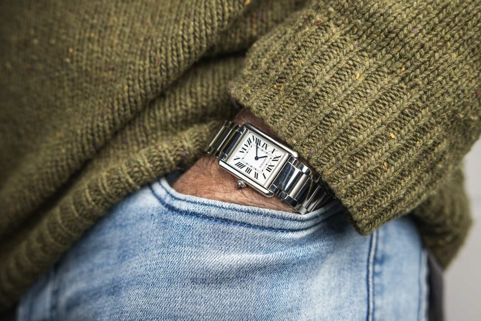 【F】 Hands-On: Cartier Tank Must With SolarBeat Movement