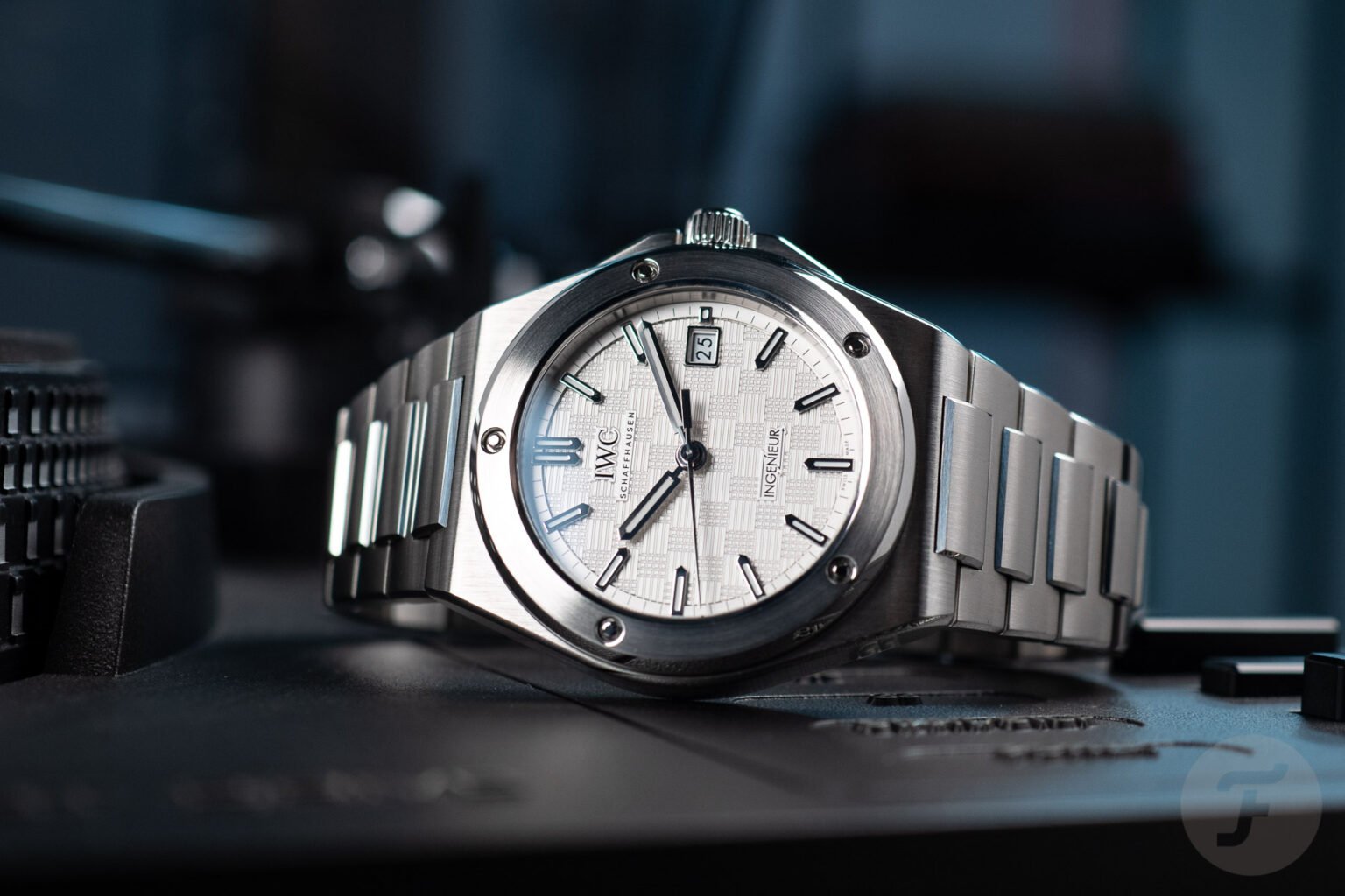【F】 IWC Drops A New Ingenieur Collection