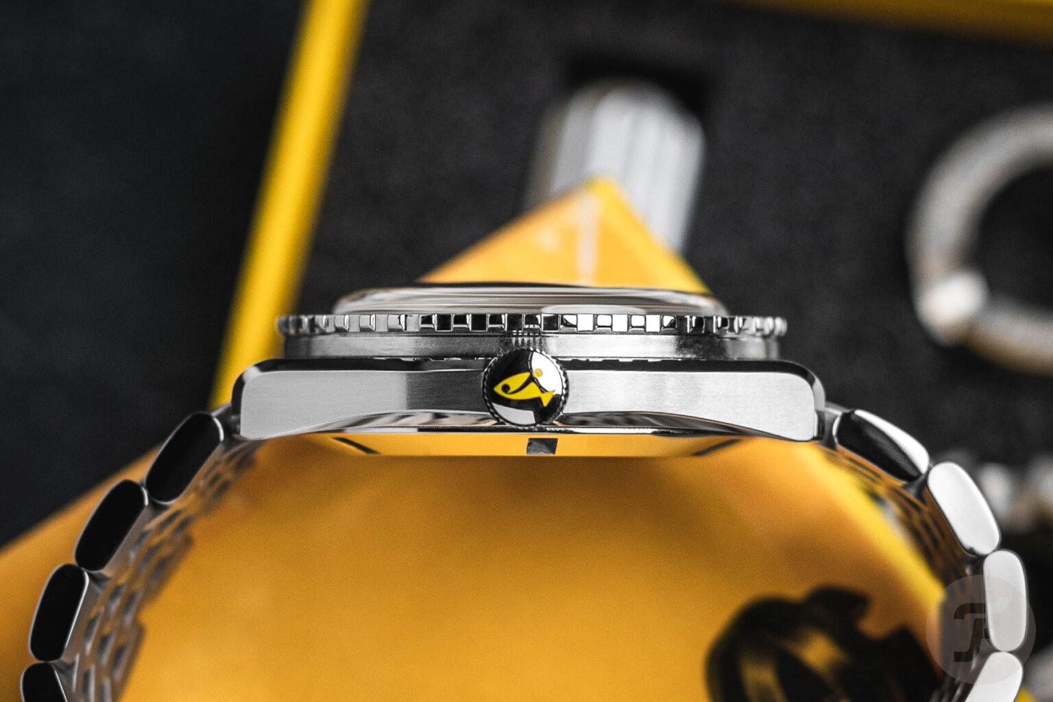 【F】 Review: Doxa Sub 200 In Yellow: A Perfect Summer Watch?