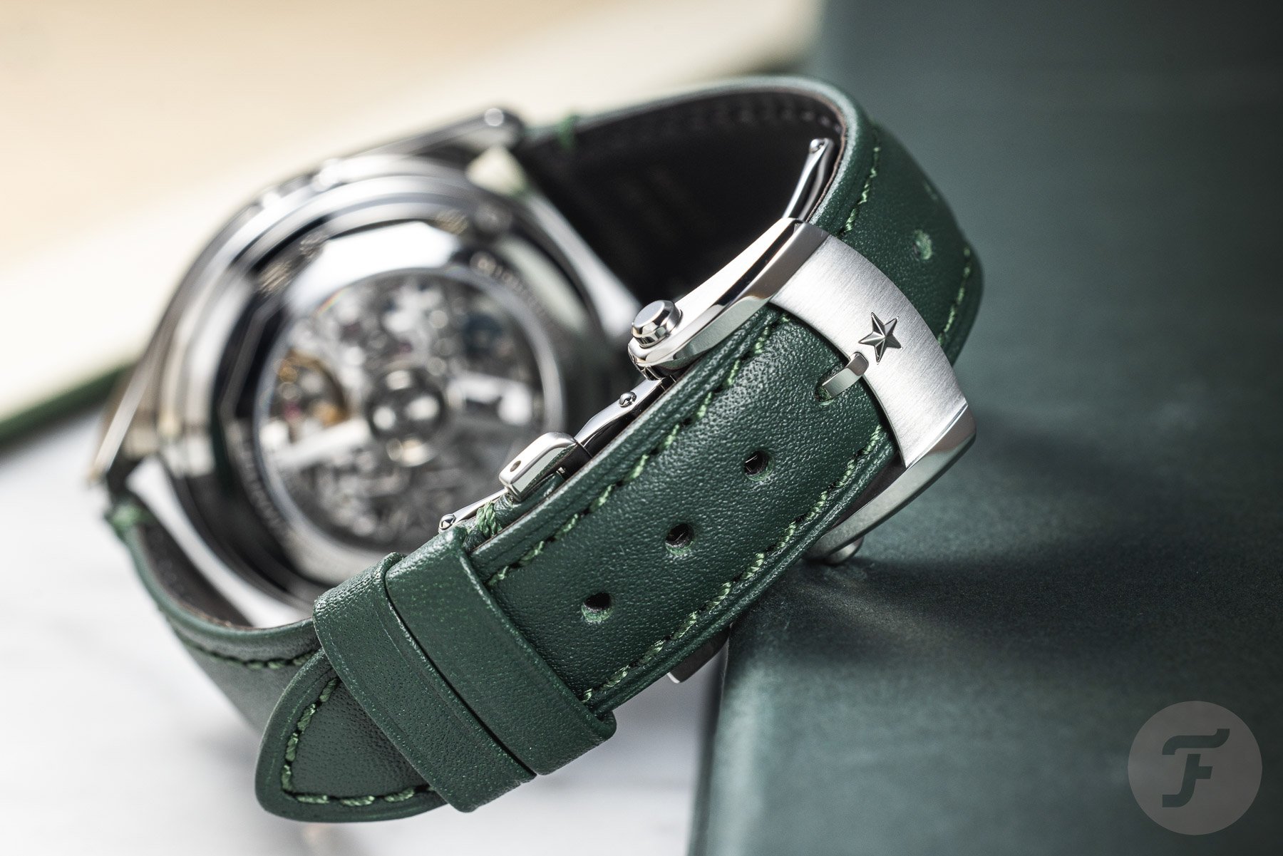 【F】 Hands-On: Zenith's Chronomaster Original Triple Calendar