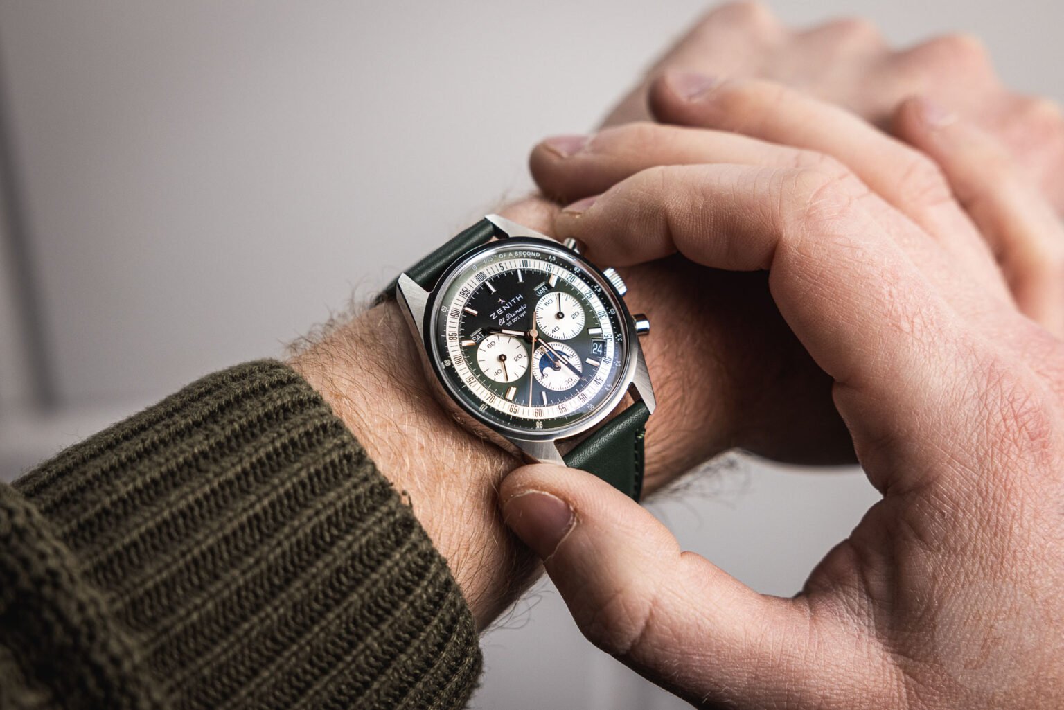 【F】 Hands-On: Zenith's Chronomaster Original Triple Calendar