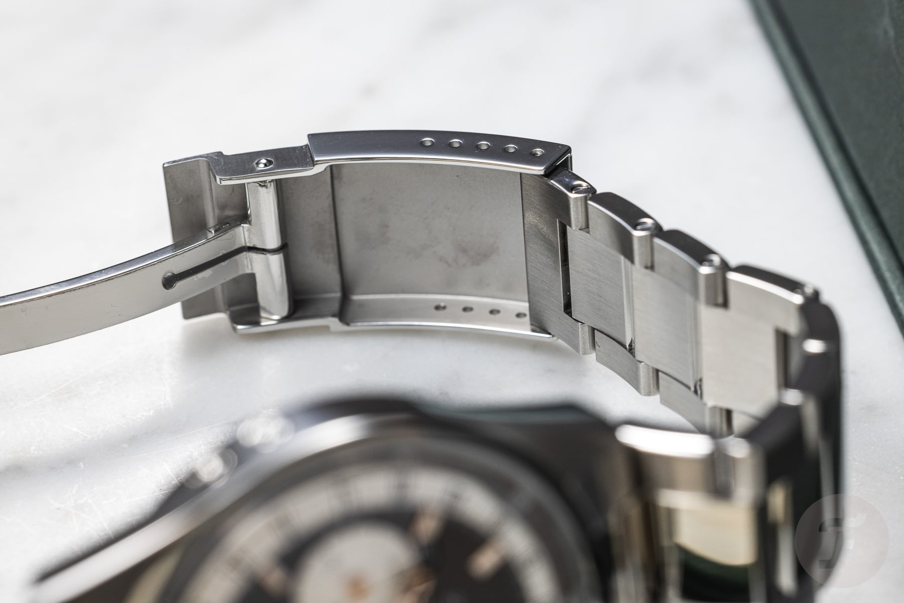 【F】 Hands-On: Zenith's Chronomaster Original Triple Calendar