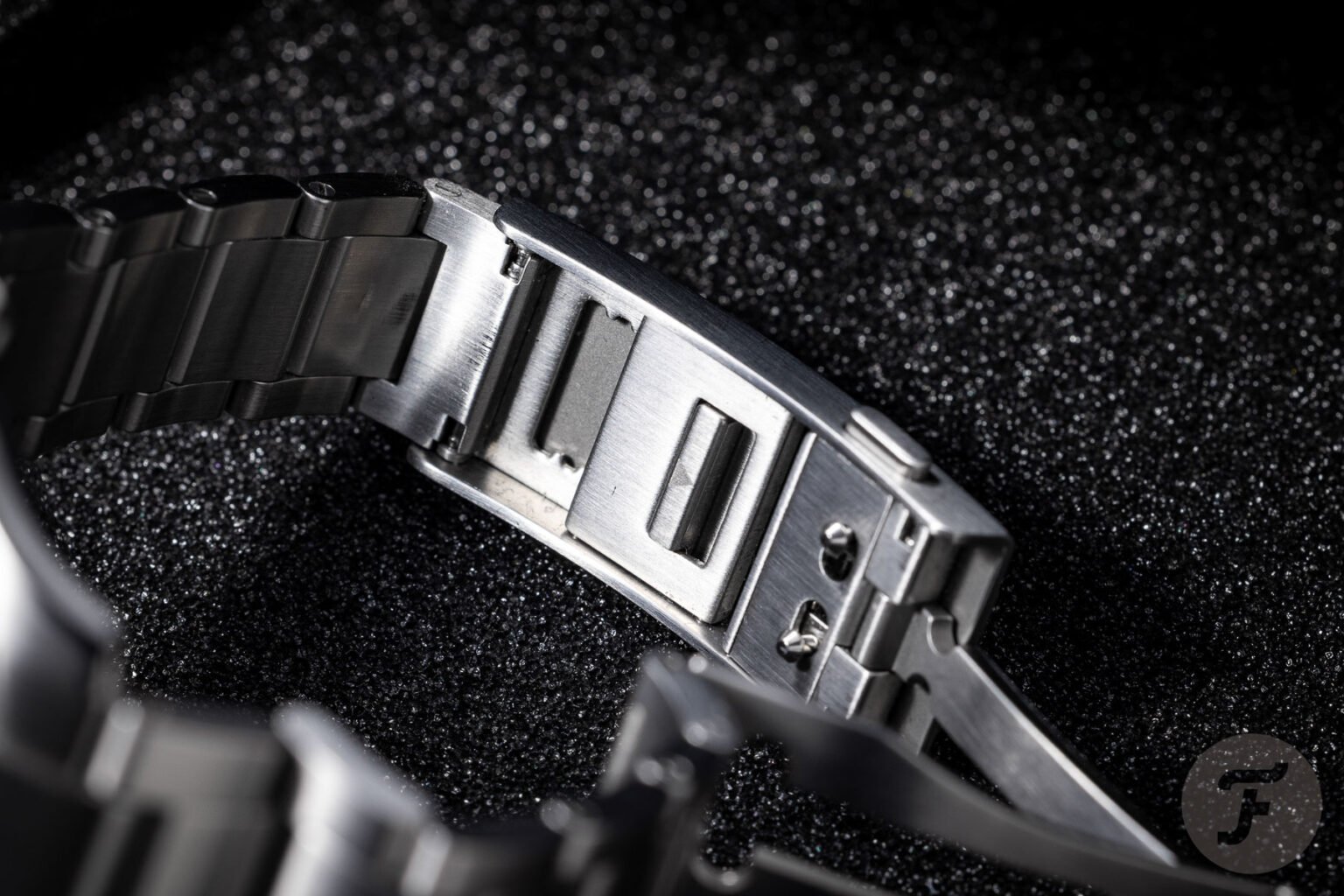 【F】 Hands-On: The Second Christopher Ward C65 Dune GMT