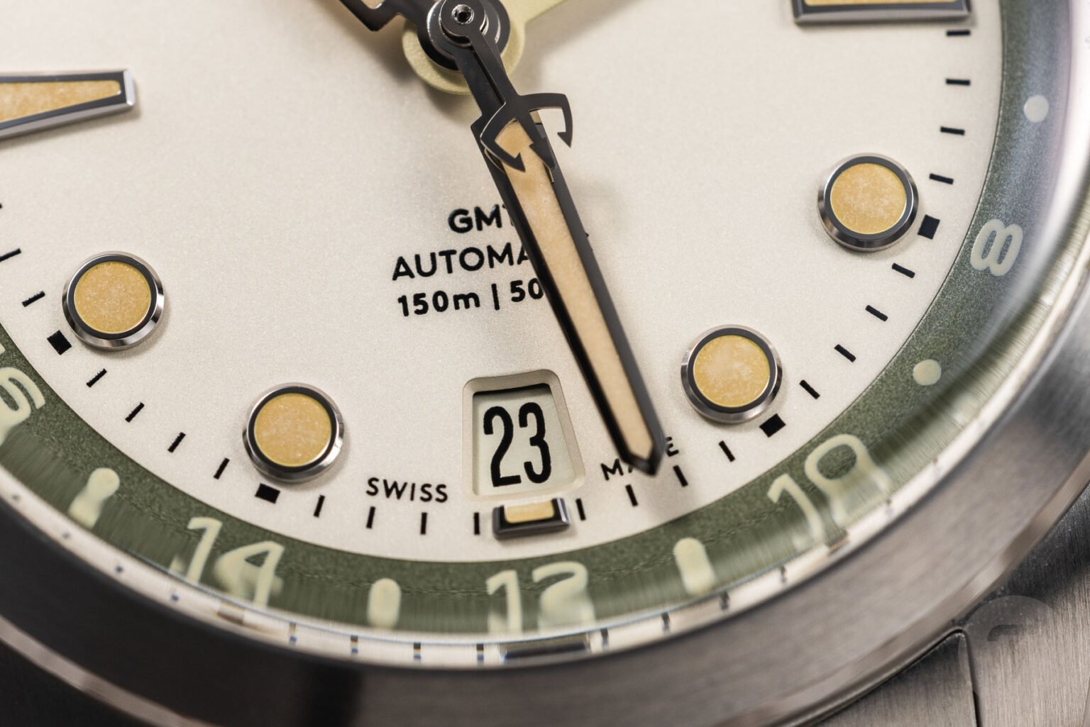 【F】 Hands-On: The Second Christopher Ward C65 Dune GMT