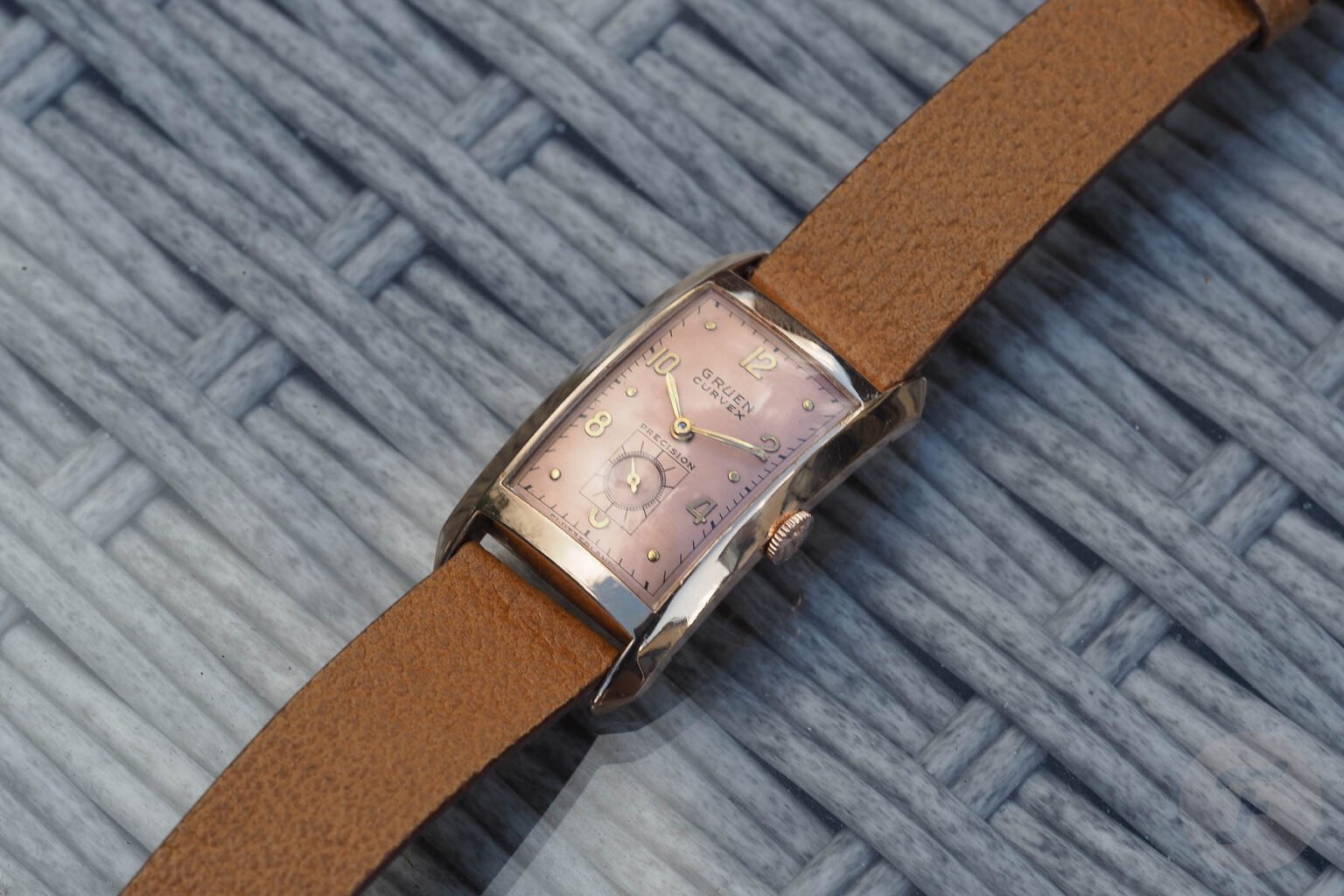 【F】 Vintage Watches: The Gruen Curvex Lieutenant