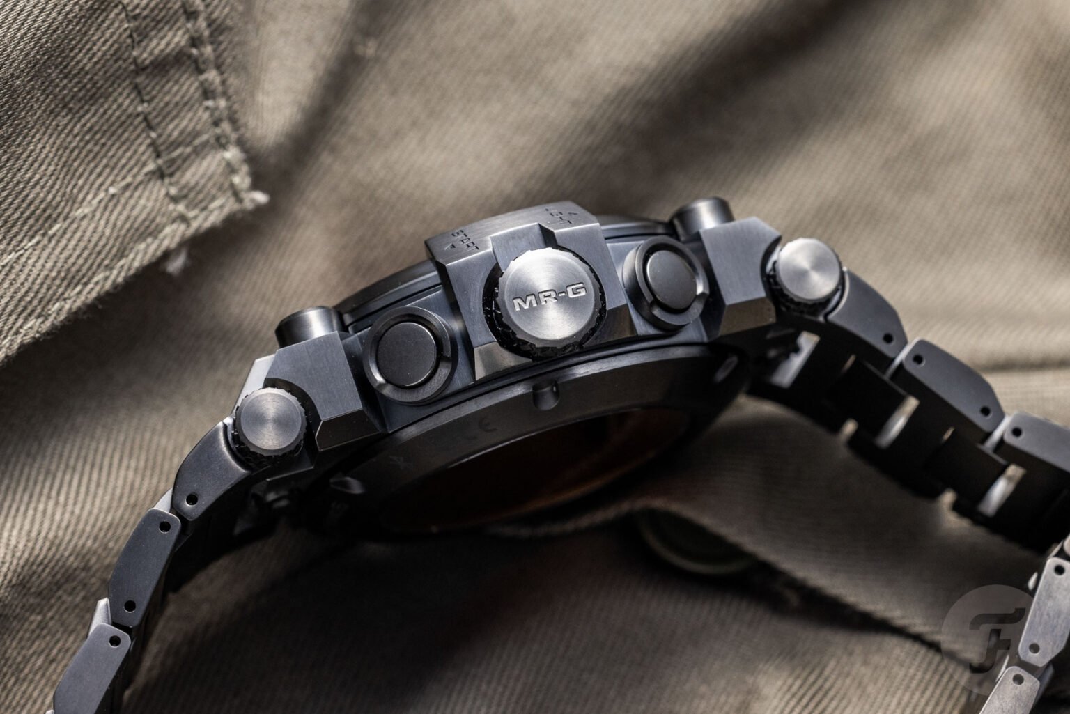 【F】 Hands-On: Casio G-Shock Frogman MRG-BF1000B-1A