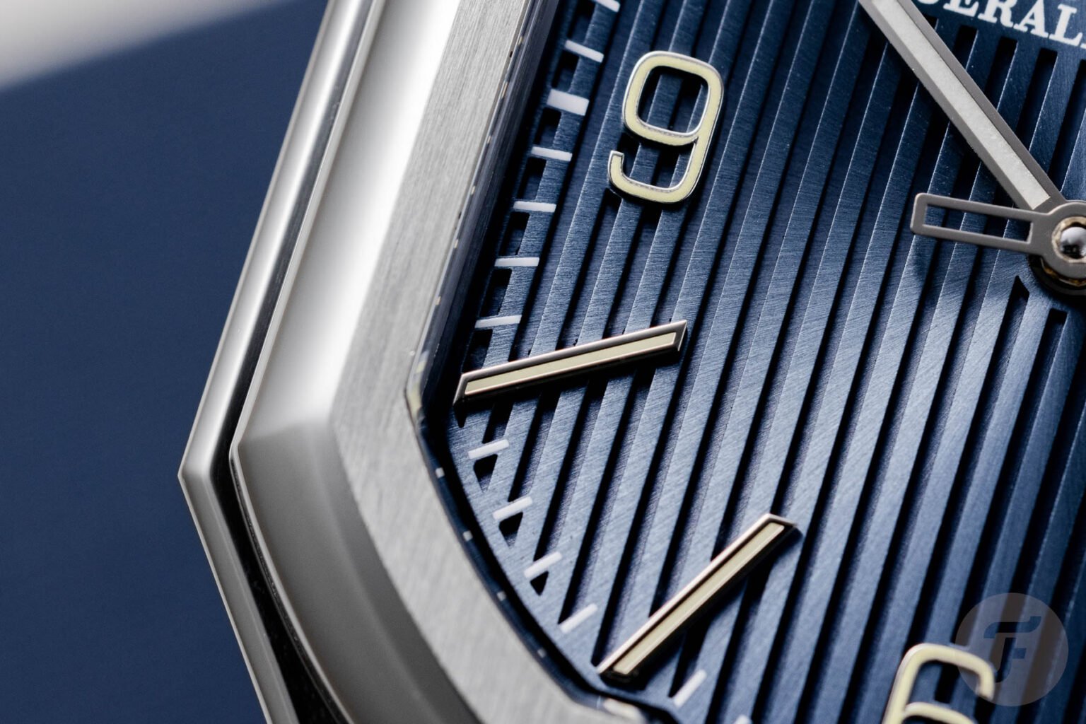 【F】 Hands-On: Gerald Charles Masterlink Blue