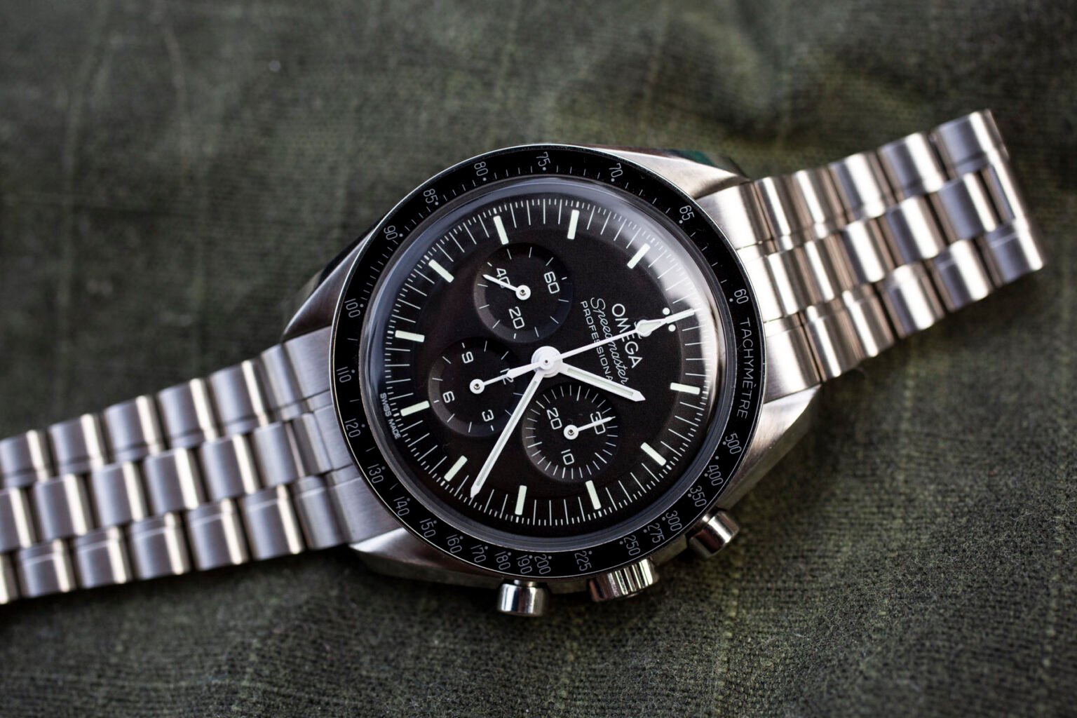 【F】Omega's Speedmaster Is The Perfect First Watch
