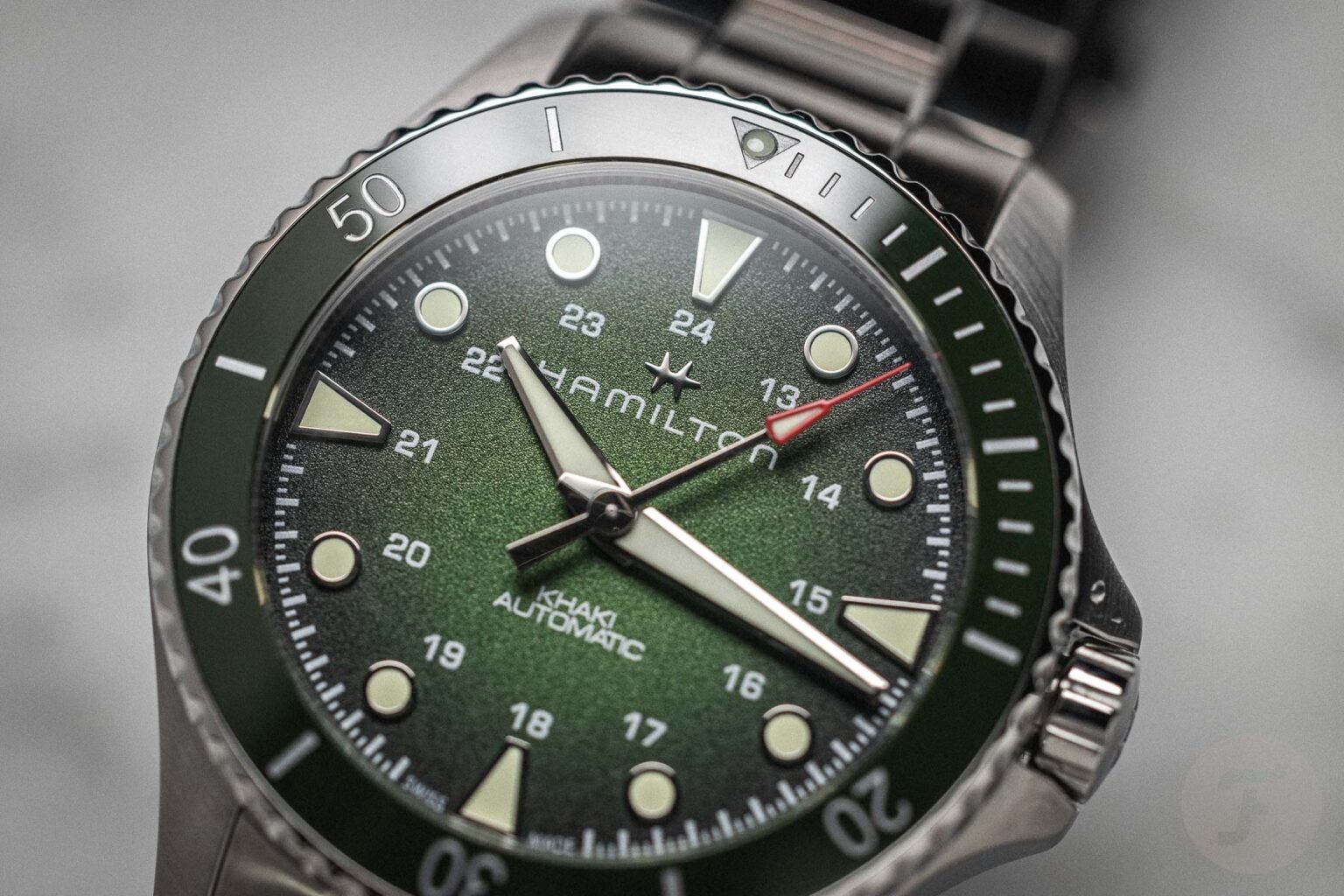 【F】 Hands-On With The Hamilton Khaki Navy Scuba Auto