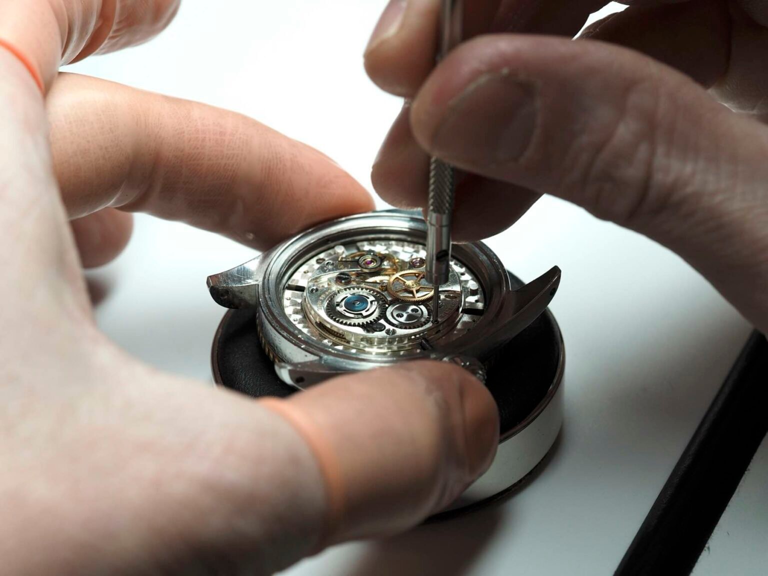 Servicing An Ultra-Rare Rolex Submariner Ref. 6200 “King Sub”